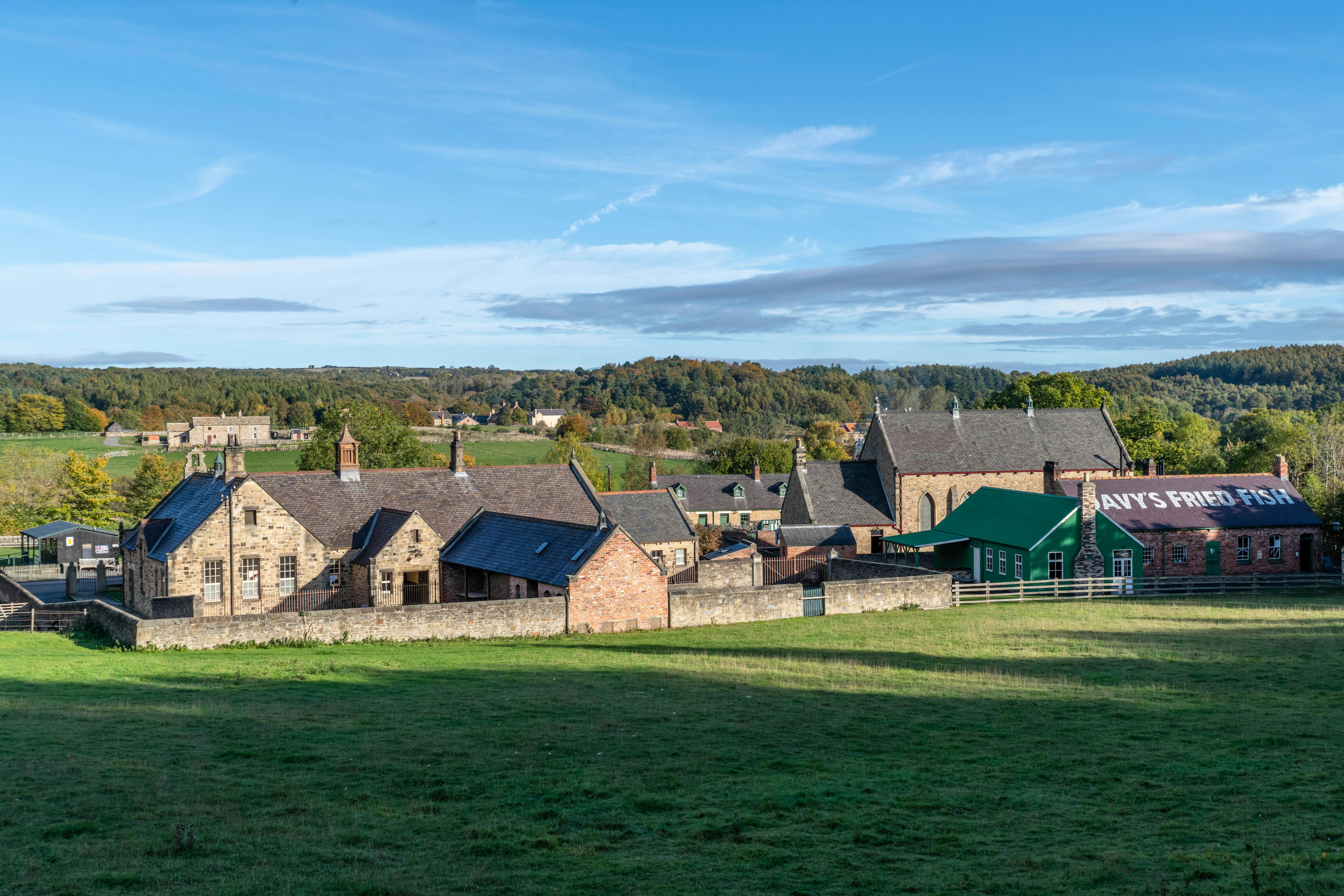 Mansion in the Countryside · Free Stock Photo