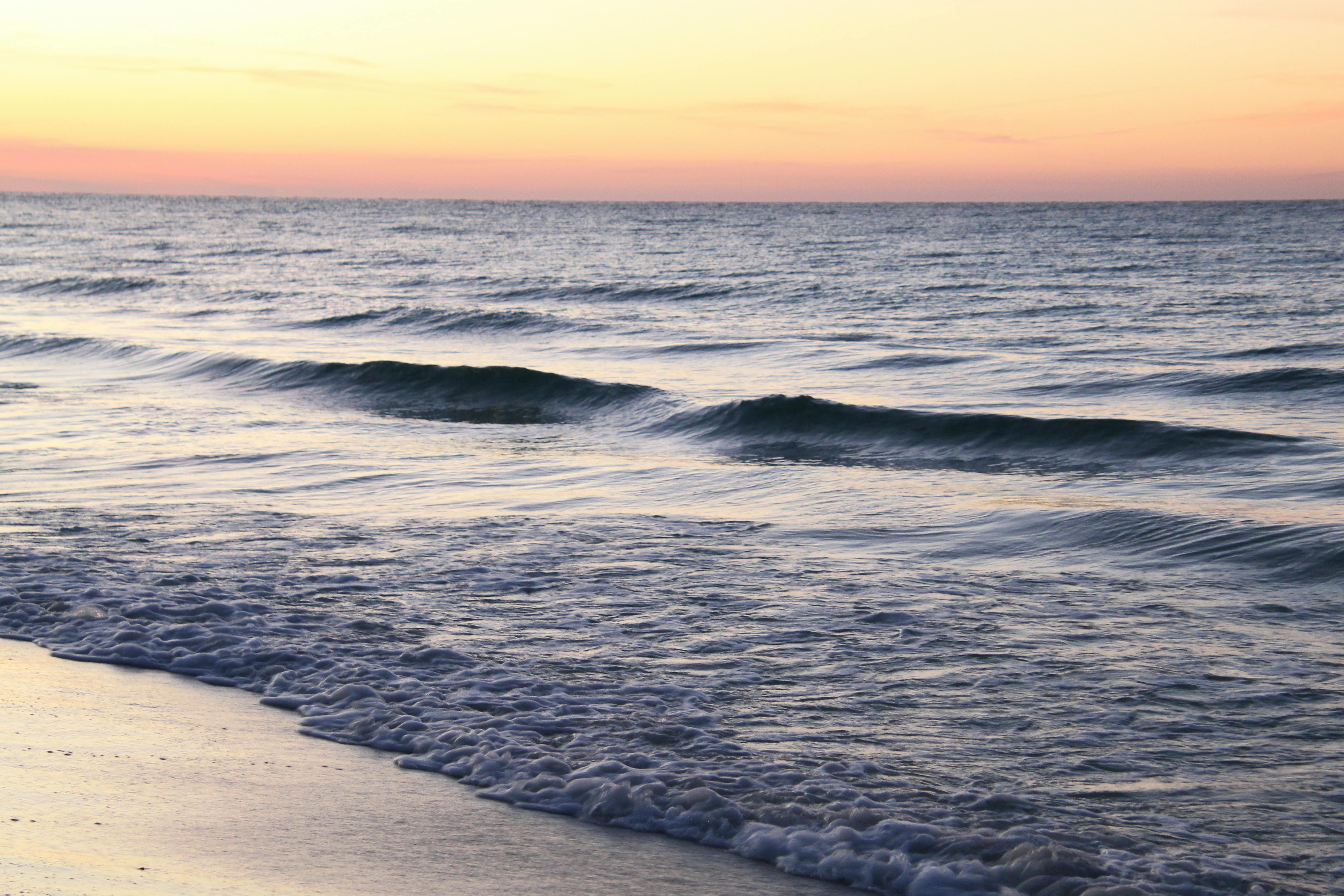 Photo of a Sea Waves · Free Stock Photo
