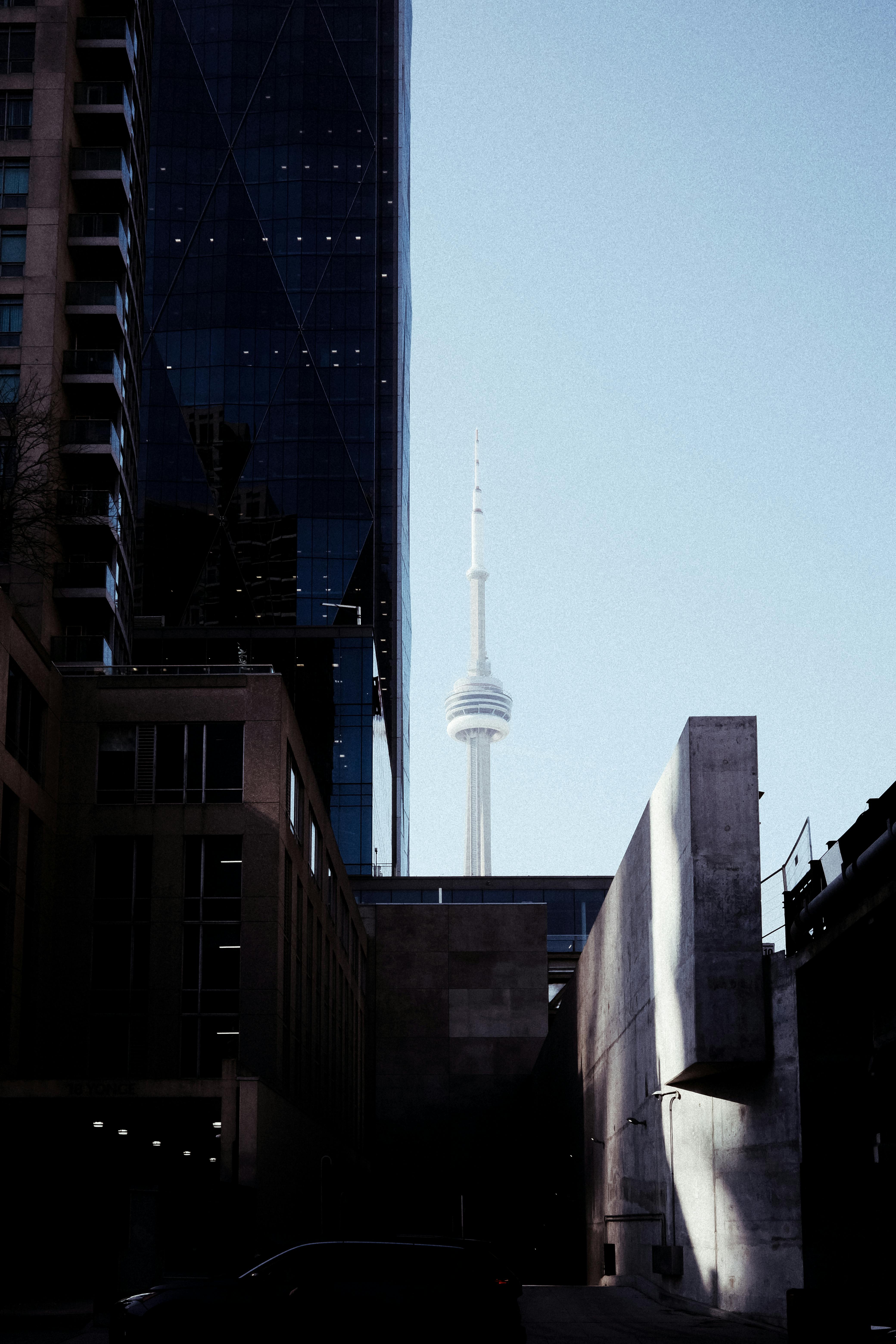 Tilt Modern Skyscraper · Free Stock Photo