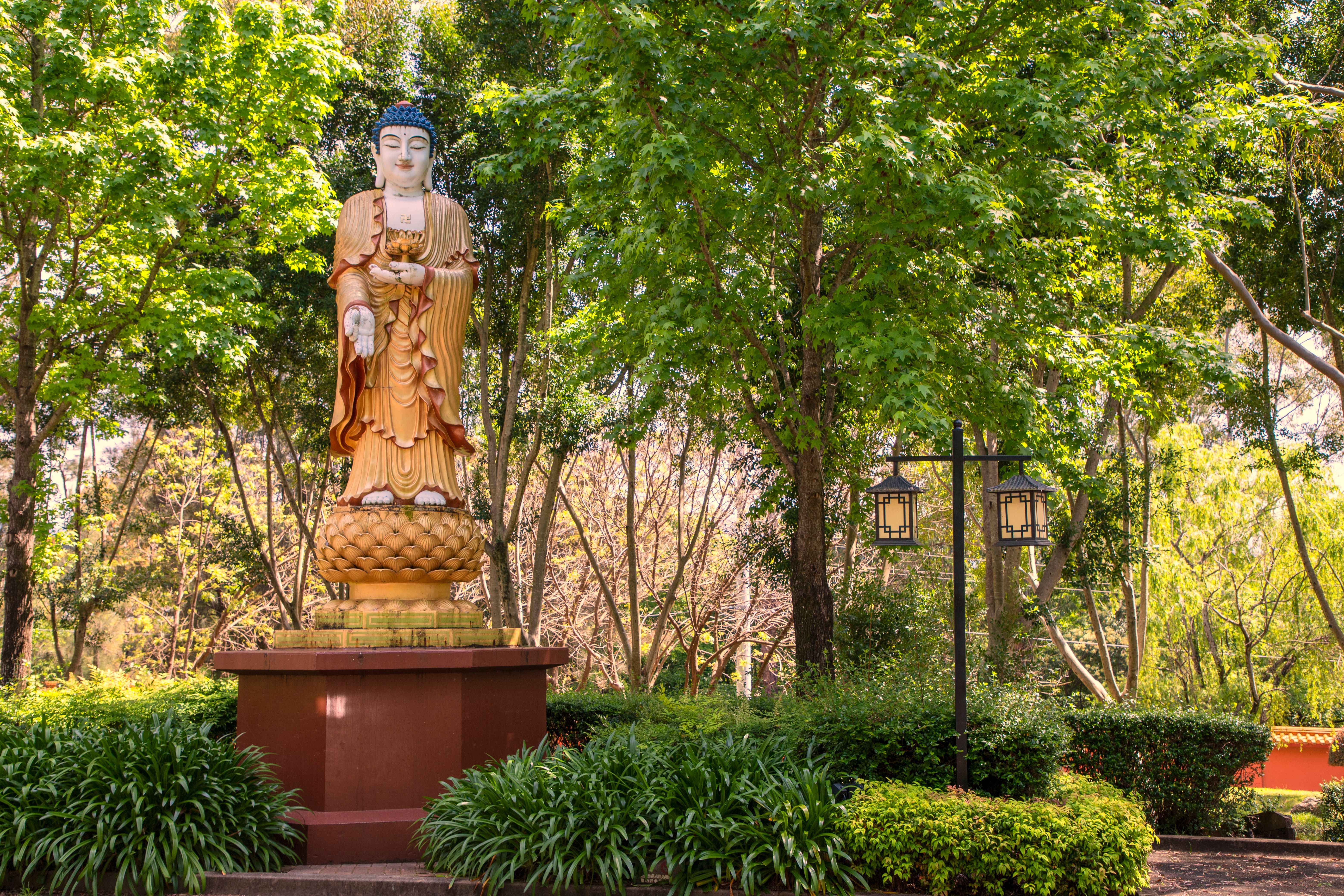 Buddha Statue in the Garden of Nan Tien Temple in Berkeley Australia ...