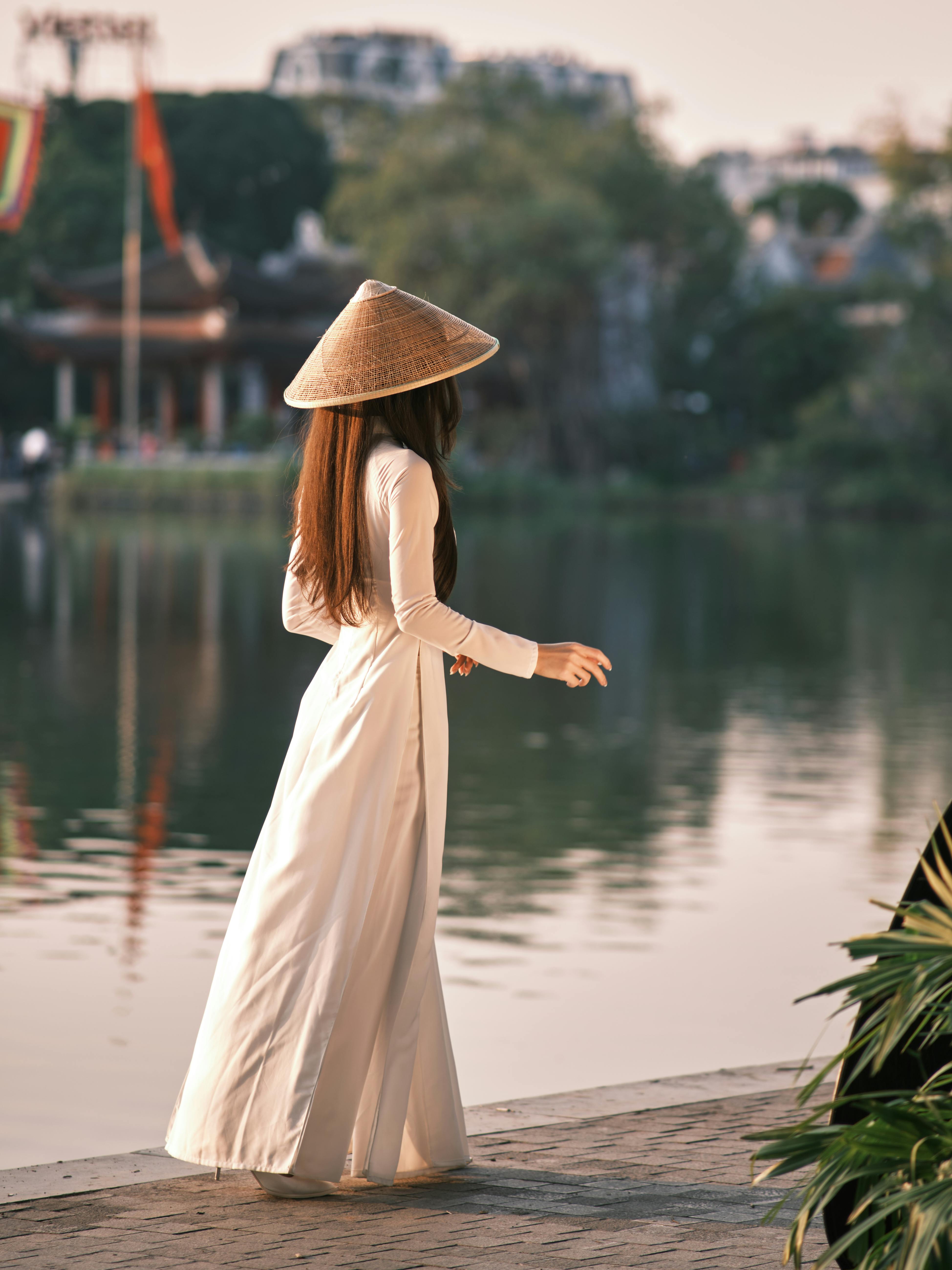 Kostenloses Foto zum Thema: @draussen, anmutig, ao dai, asiatische mode ...