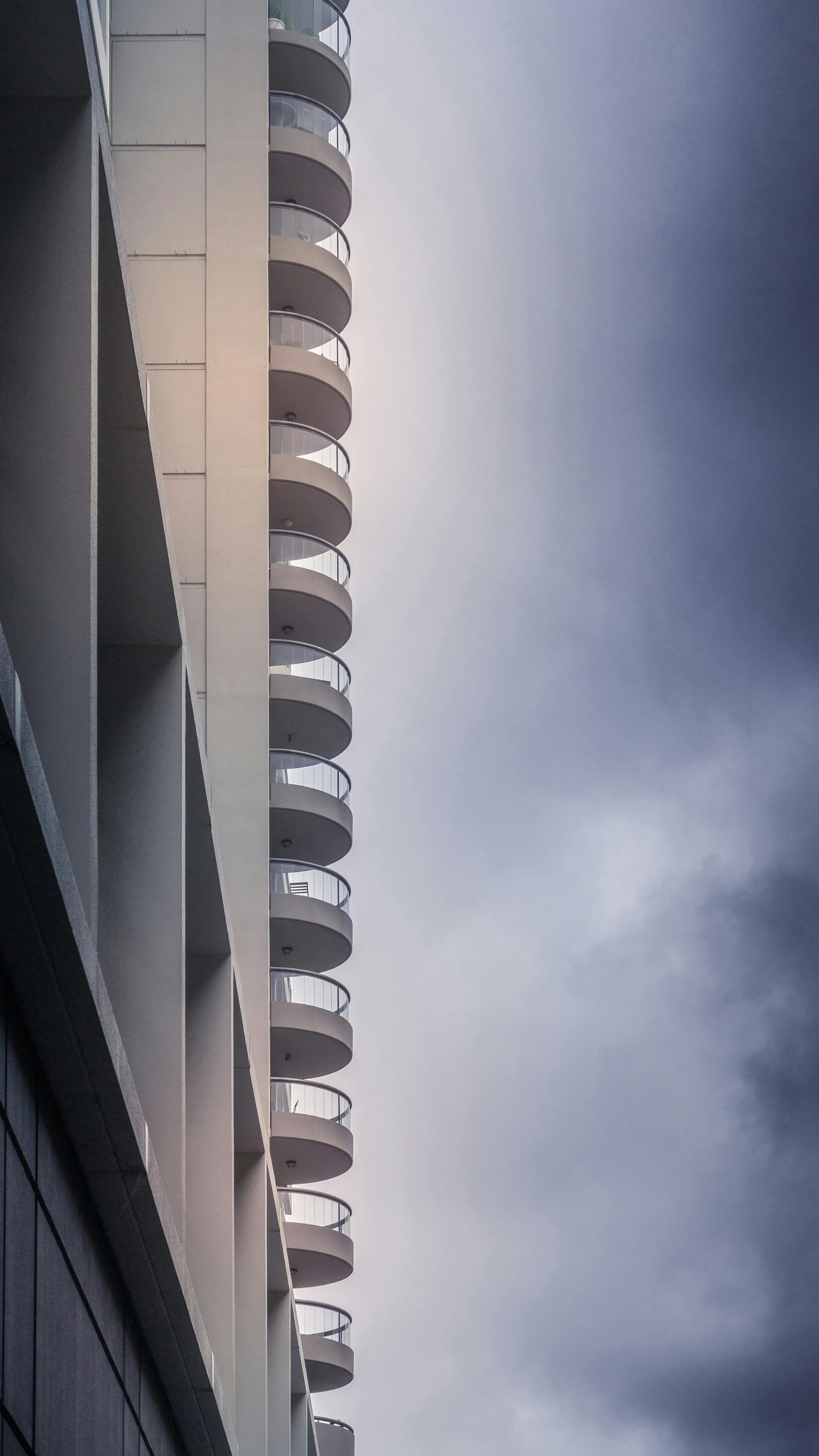 White Building · Free Stock Photo