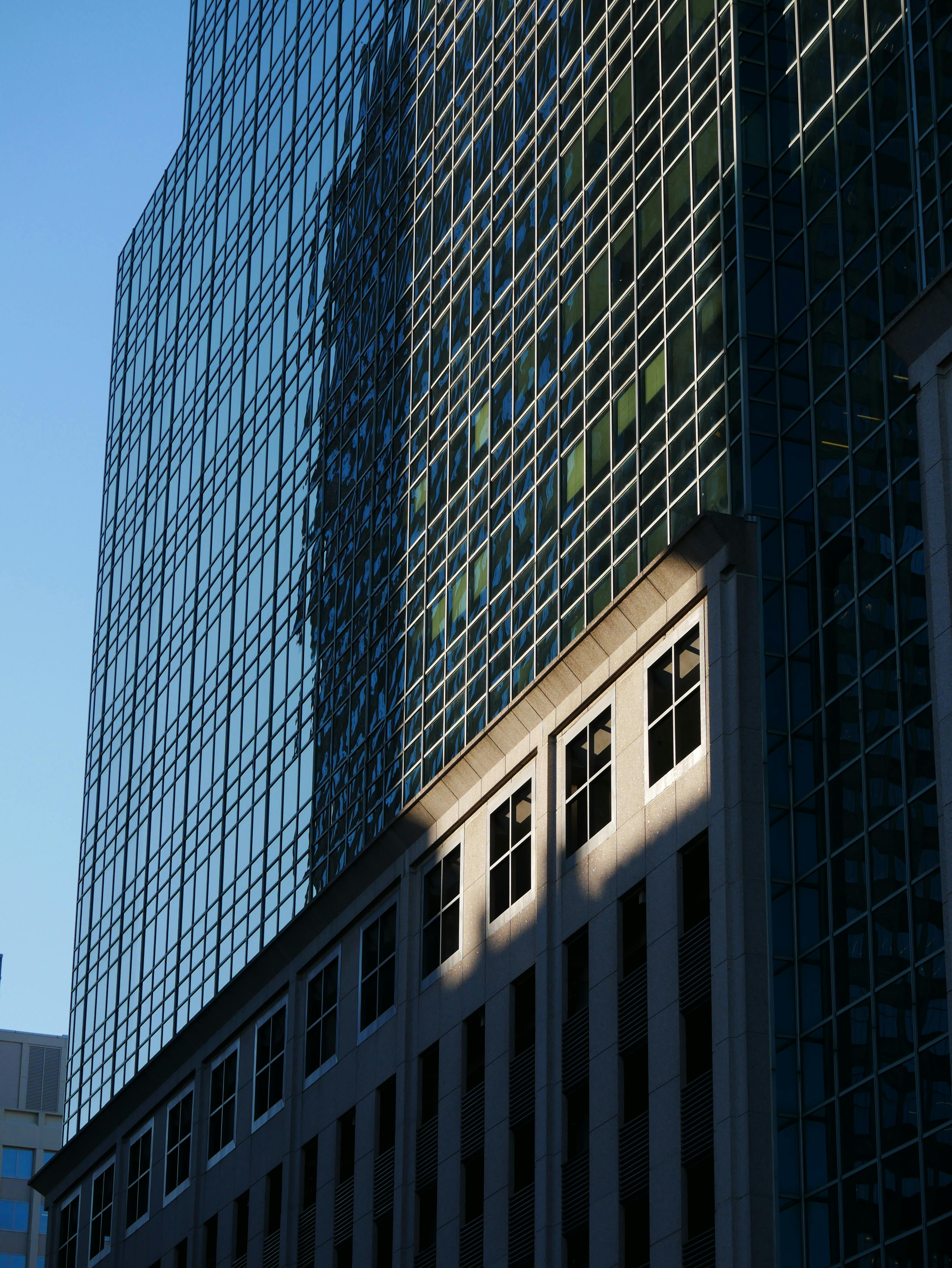 Low Angle Shot of a Building · Free Stock Photo