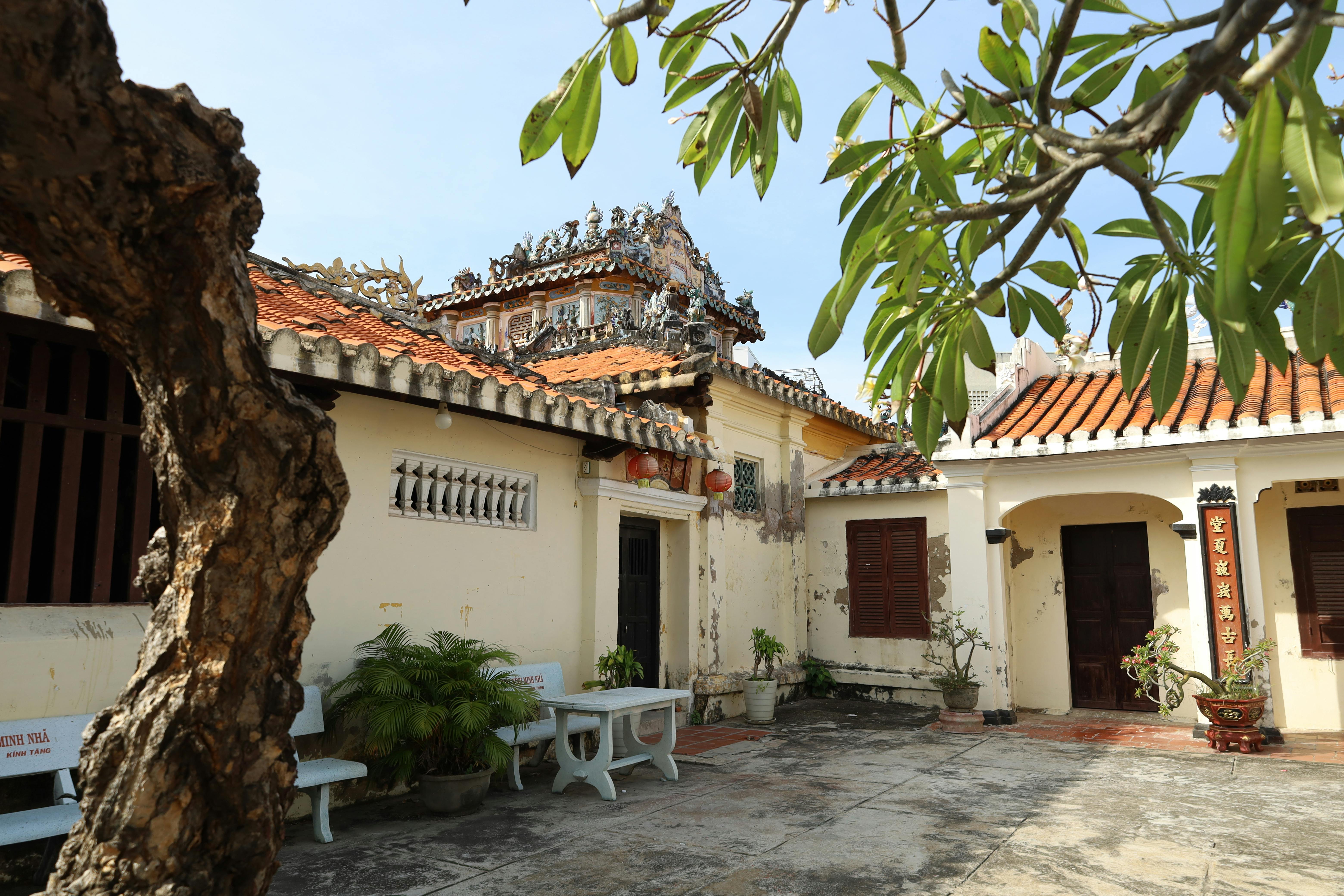 Traditional Asian Residential Building · Free Stock Photo