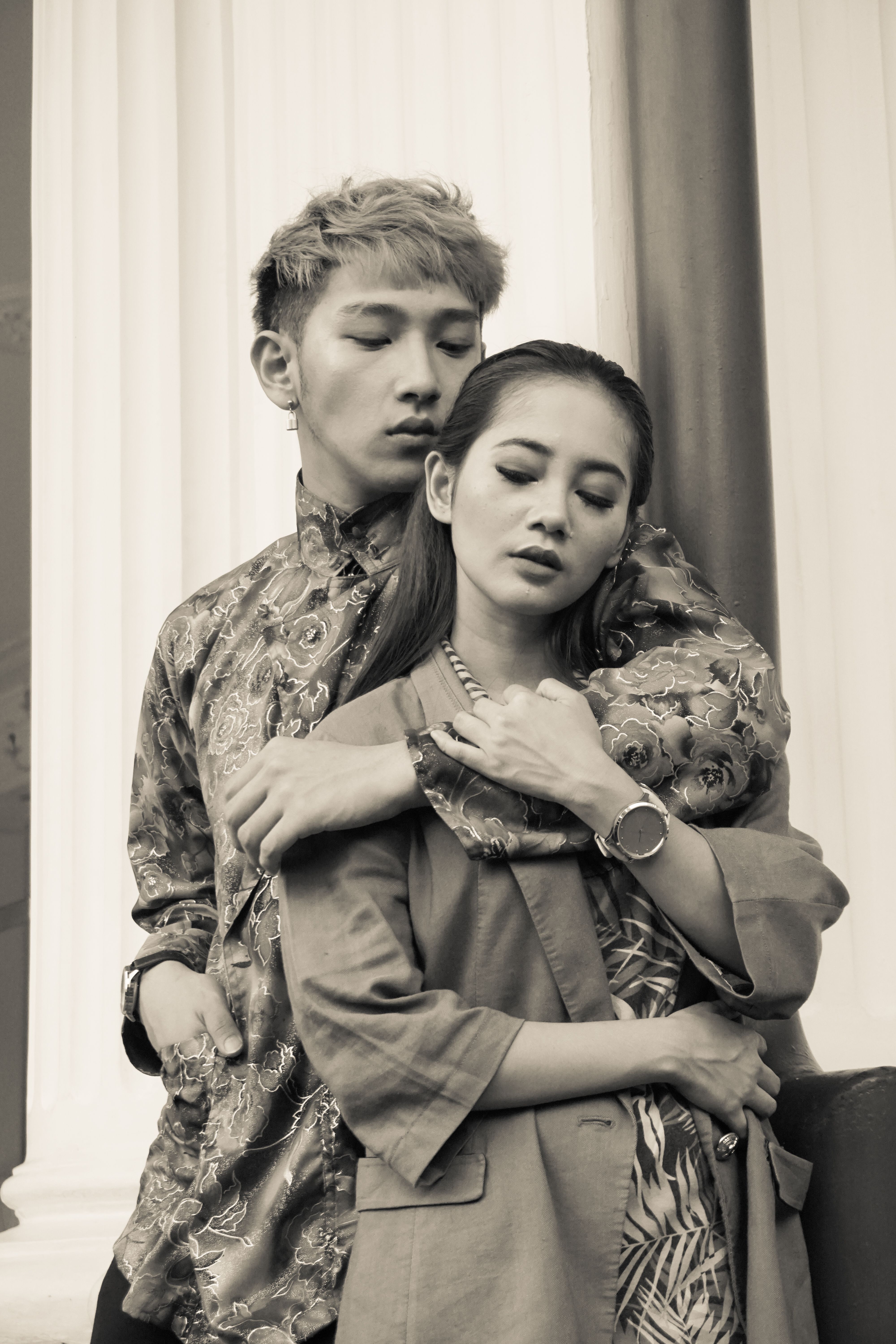 Grayscale Photo of a Stylish Couple · Free Stock Photo