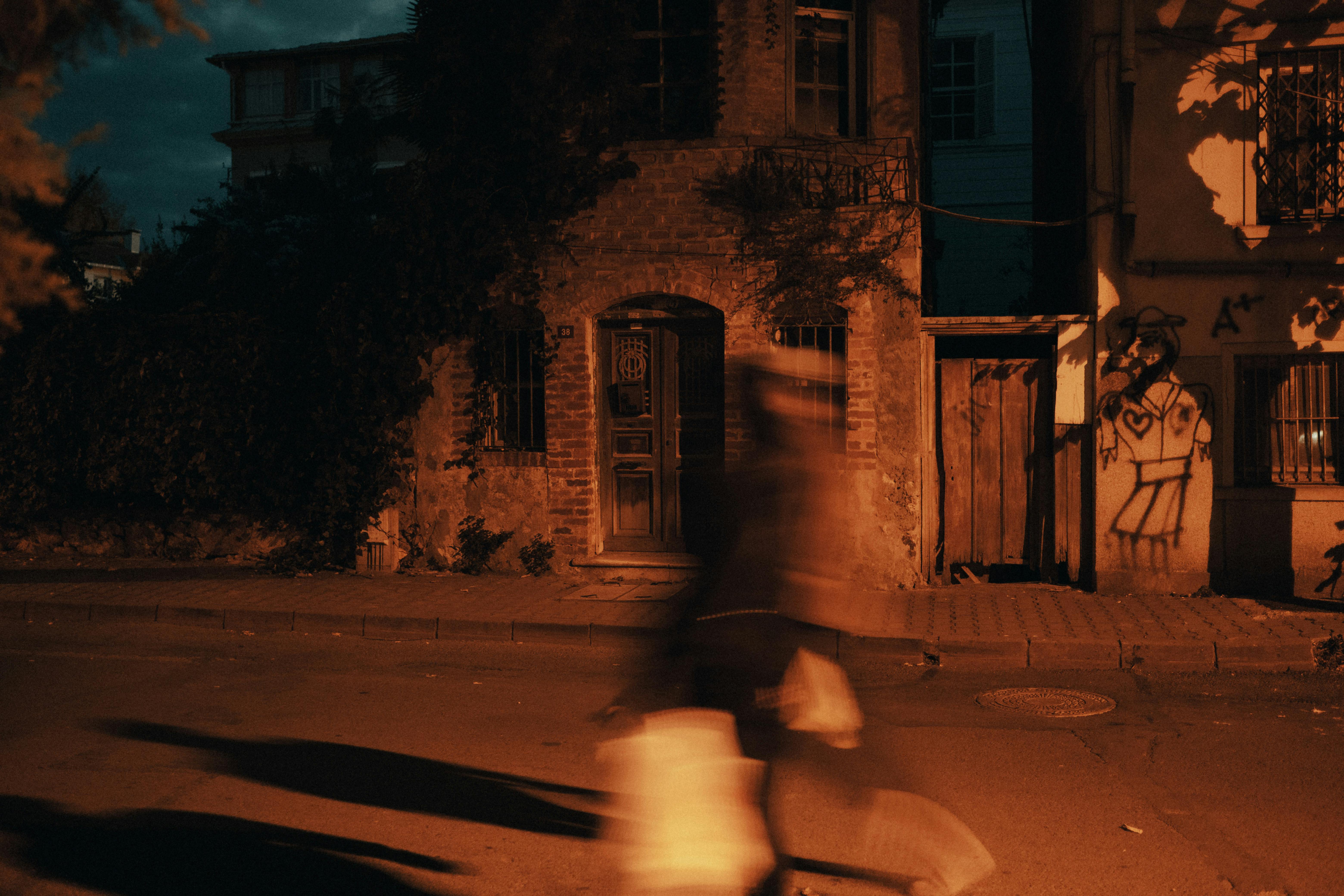 A Woman Posing at the Camera · Free Stock Photo