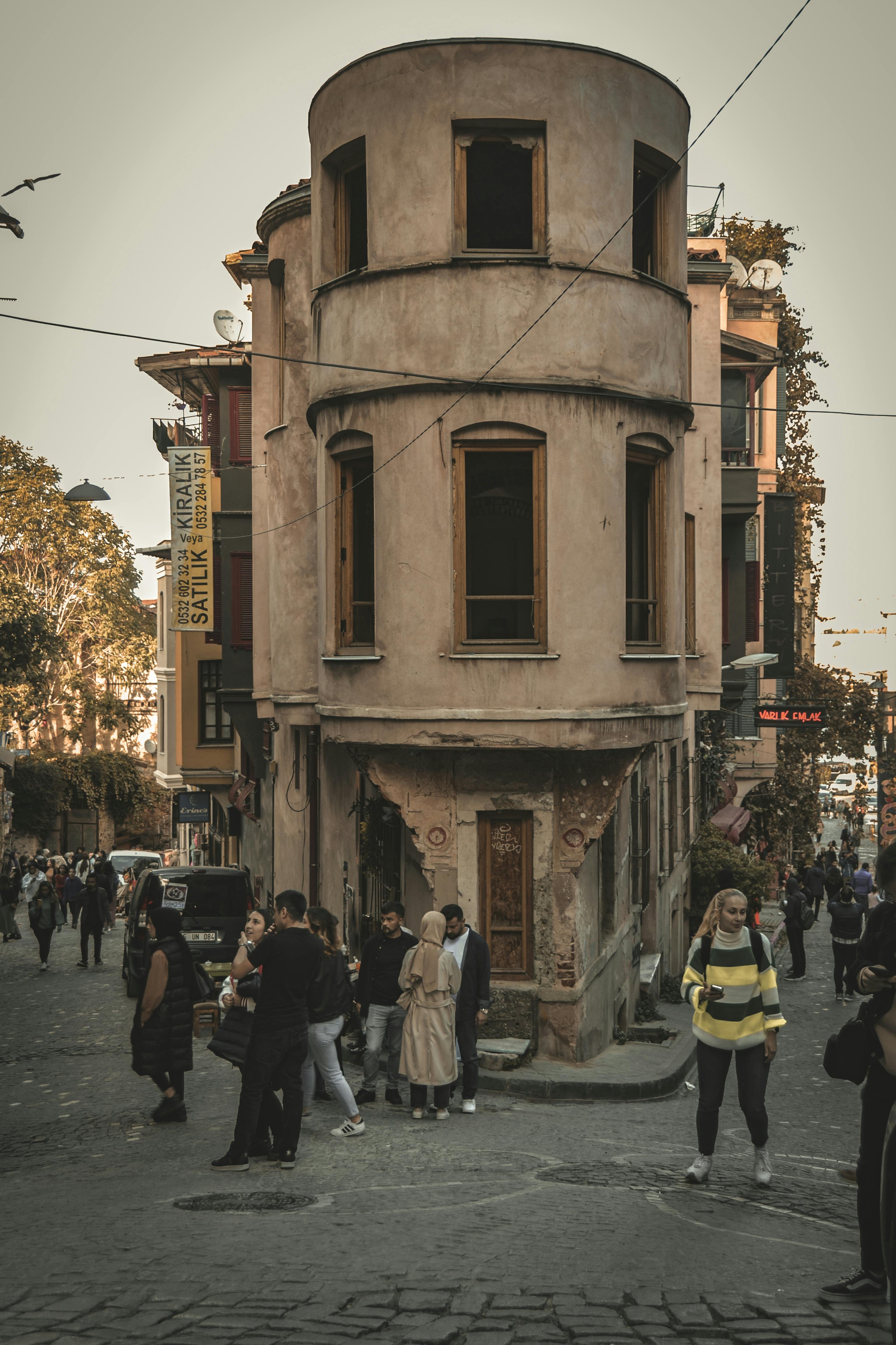 Old Crowd Cities Photos, Download The BEST Free Old Crowd Cities Stock ...