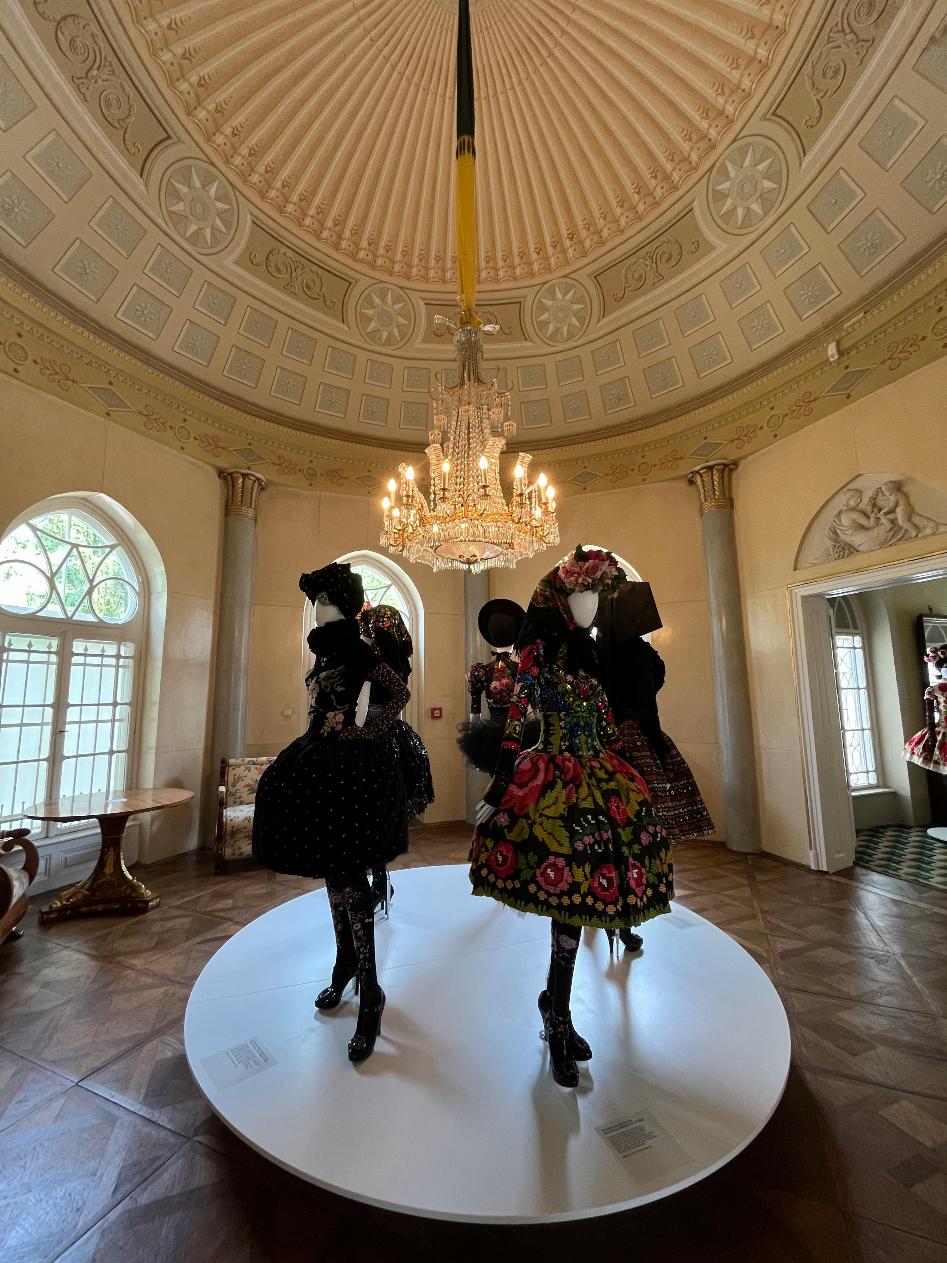 Museum Platform Photos, Download The BEST Free Museum Platform Stock ...