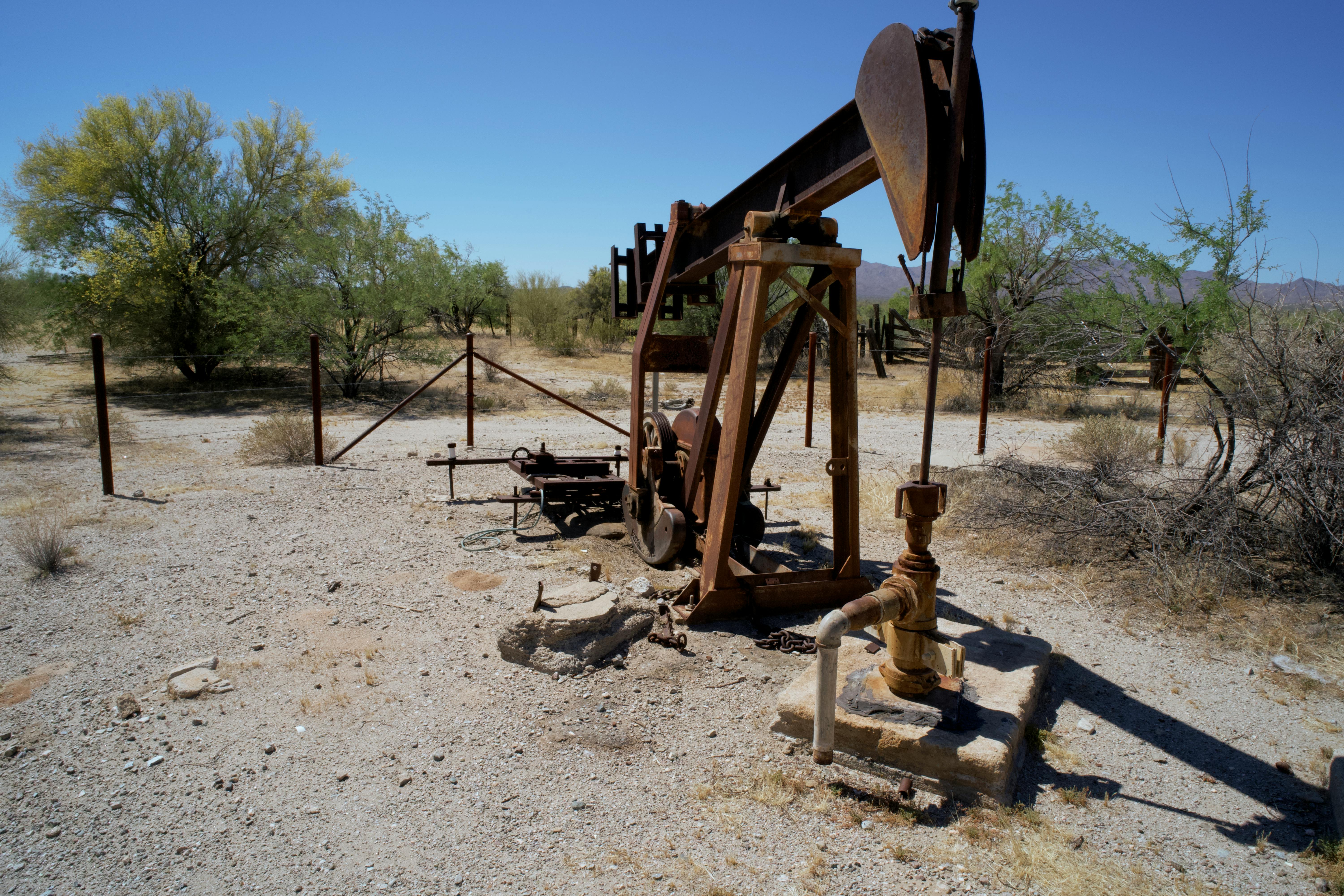 Rusted Pumpjack in the Desert · Free Stock Photo