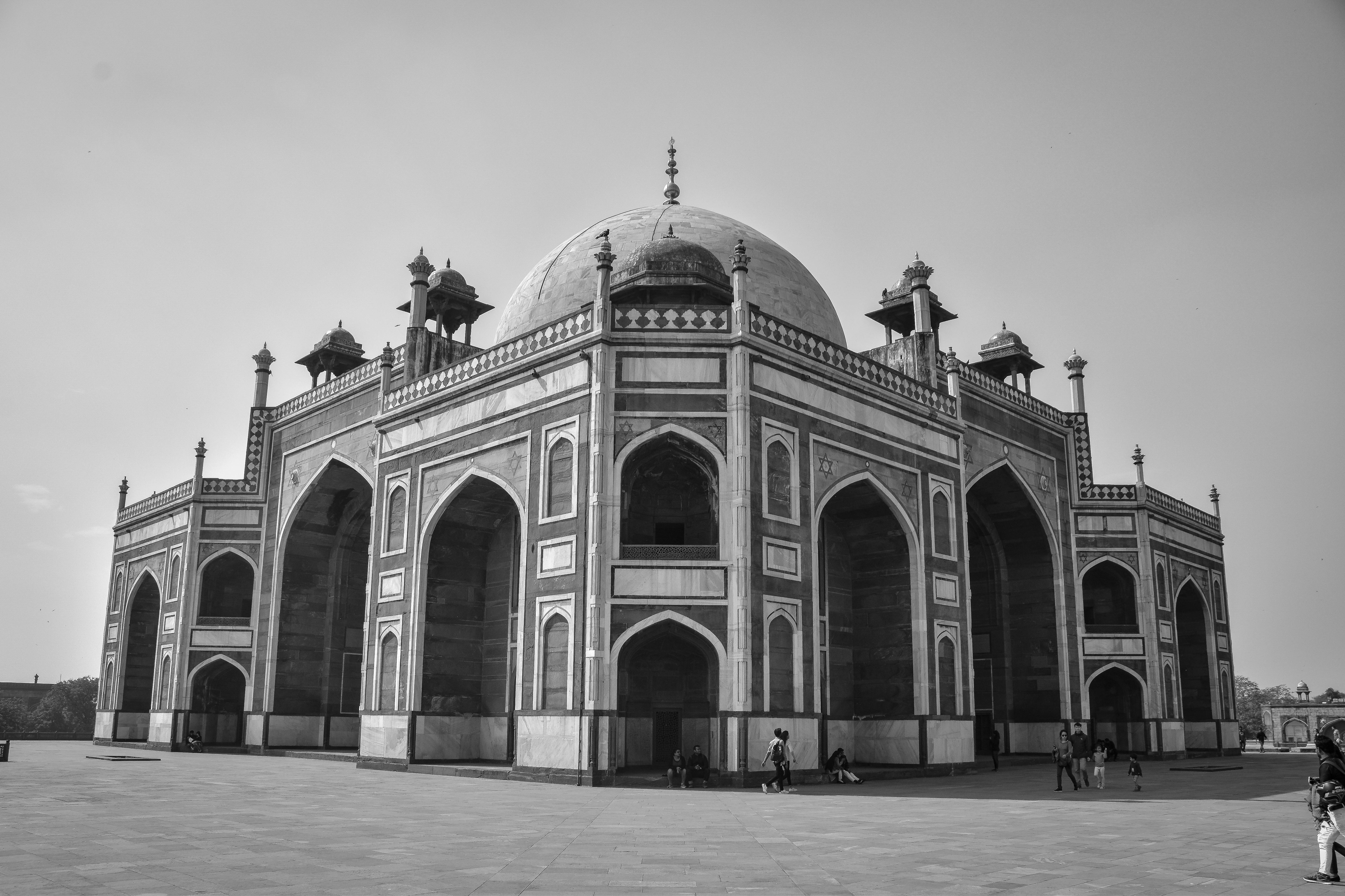 Grayscale Photo of Humayun's Tomb · Free Stock Photo