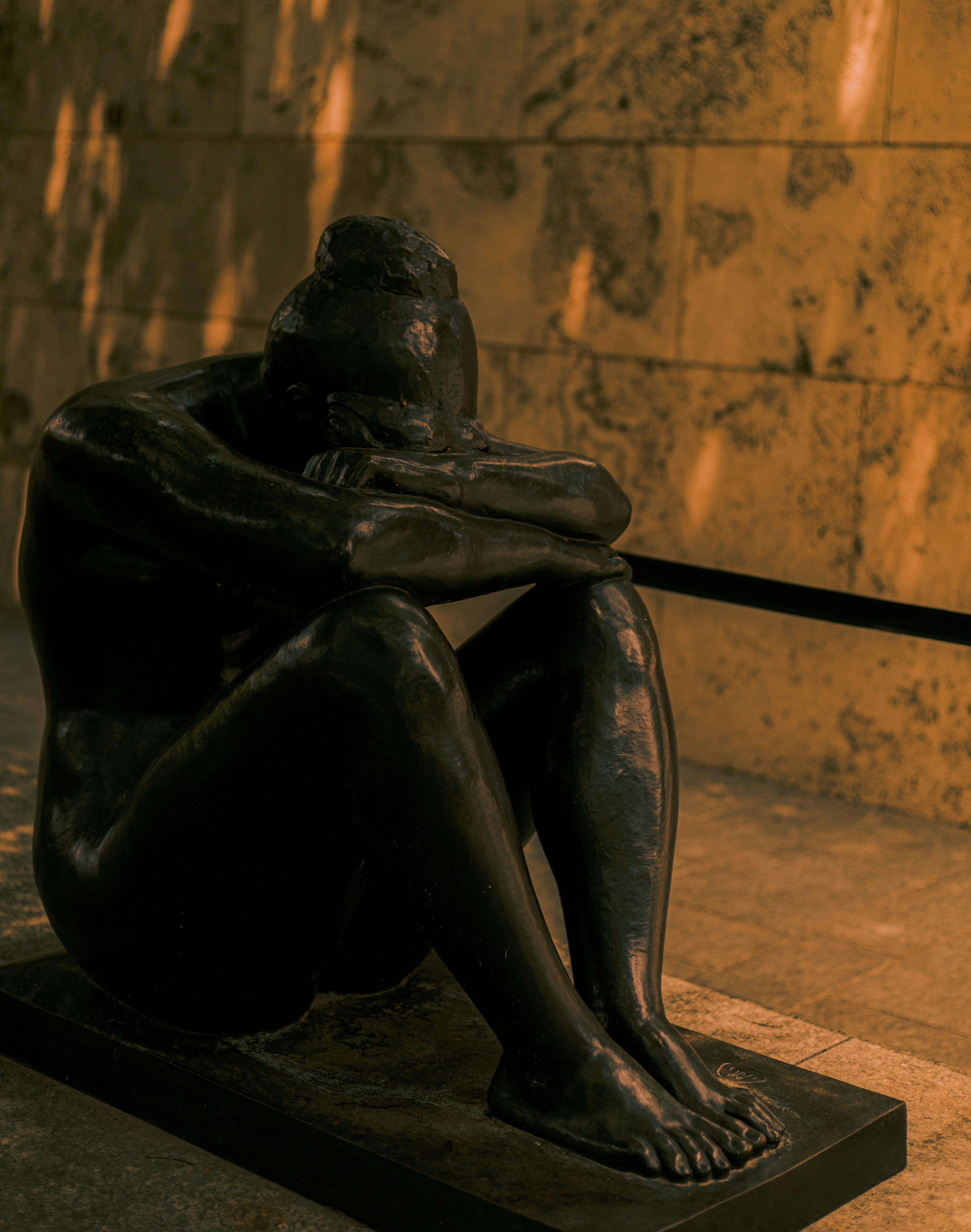 Thinking Statue Photos, Download The BEST Free Thinking Statue Stock ...
