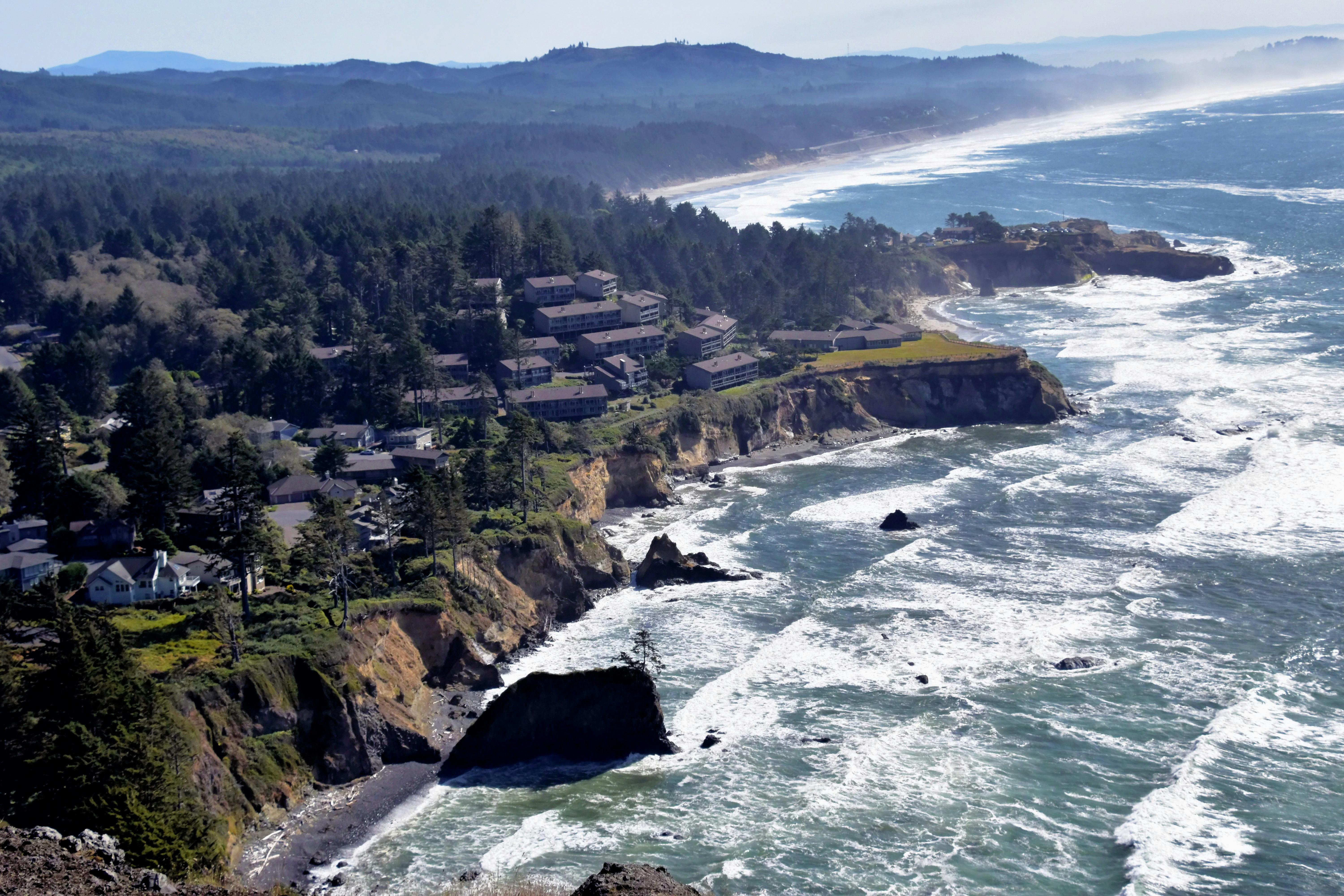 Scenic View of a Coastline · Free Stock Photo
