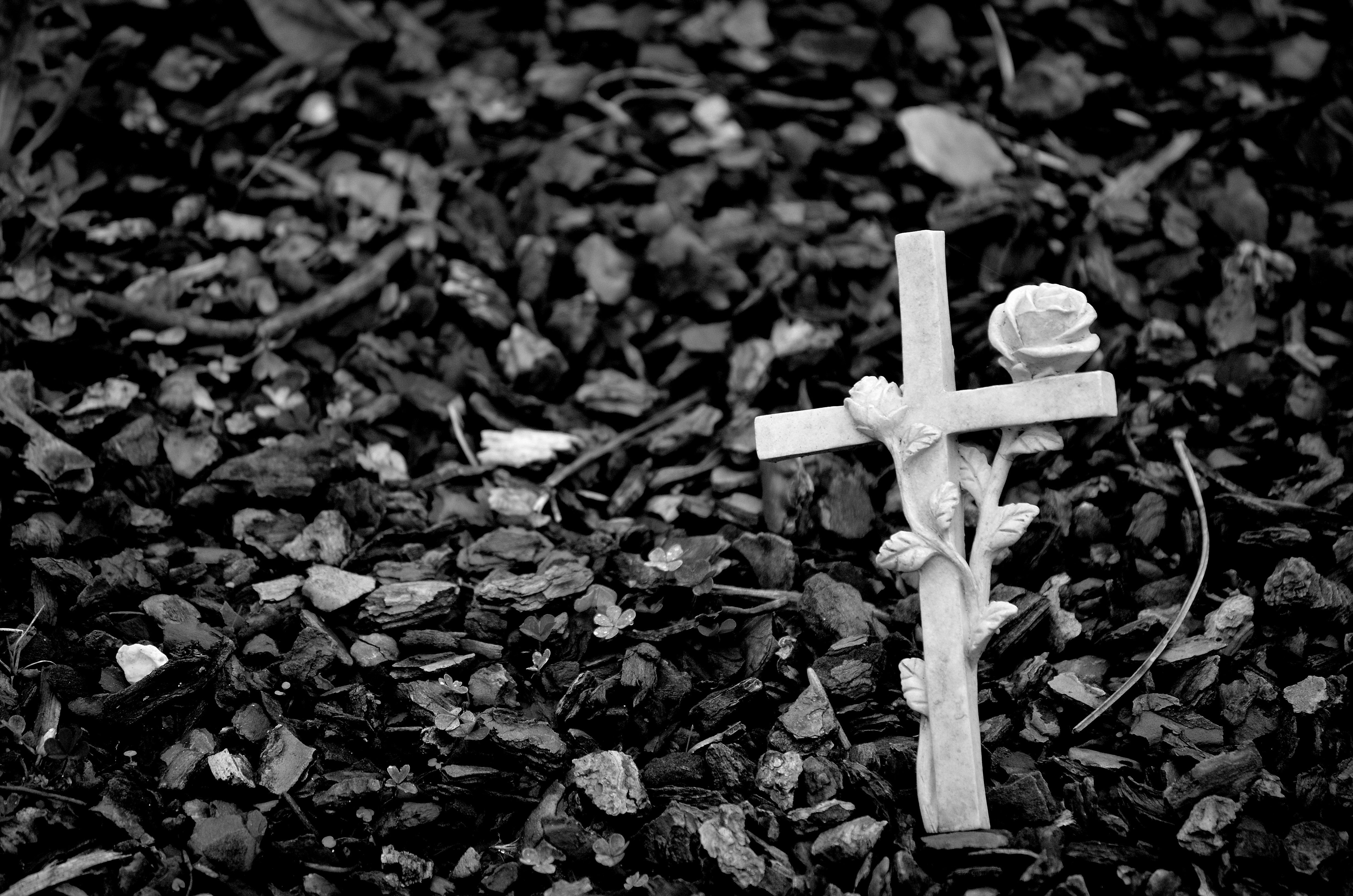 Grayscale Photo of a Cross · Free Stock Photo