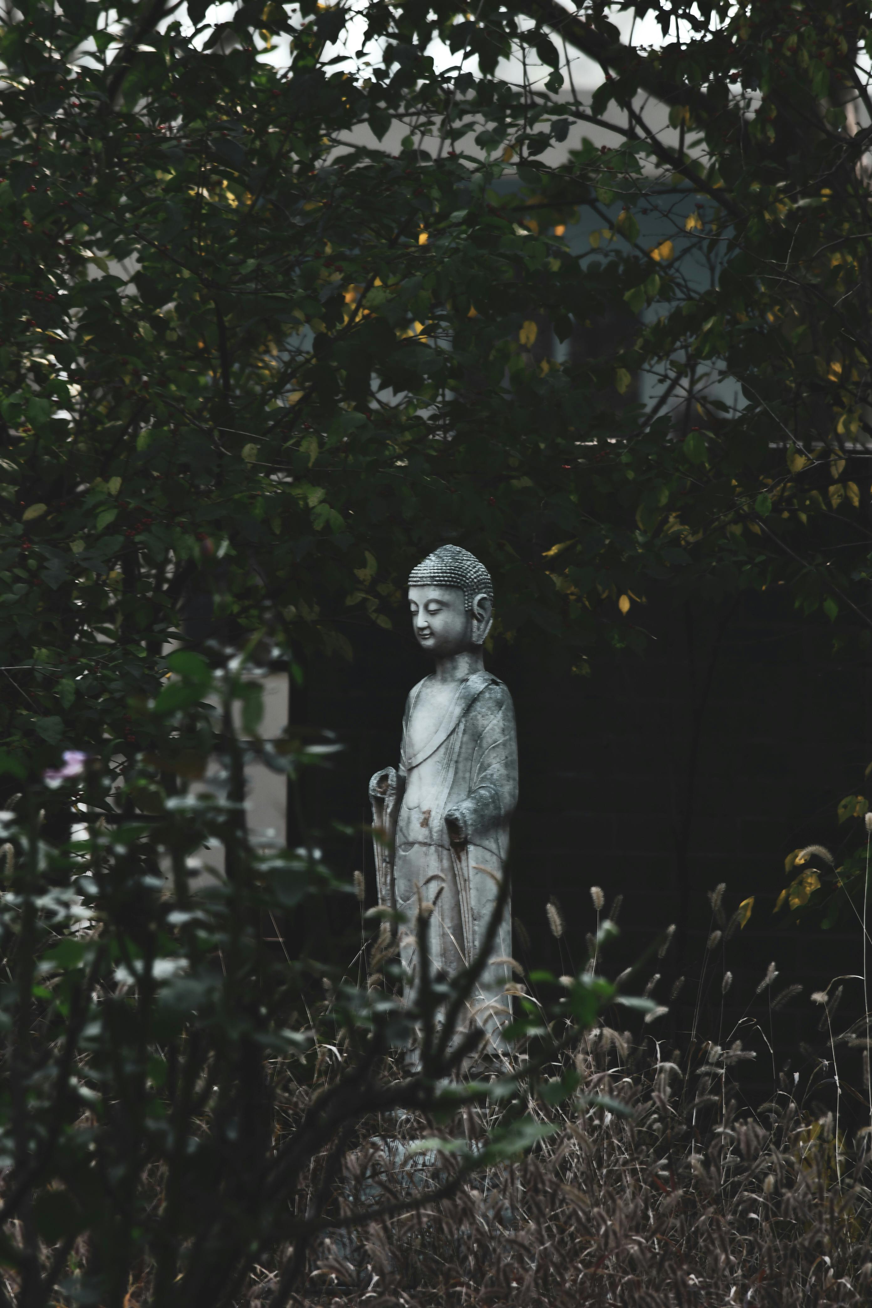 White Concrete Statue Near the Trees · Free Stock Photo