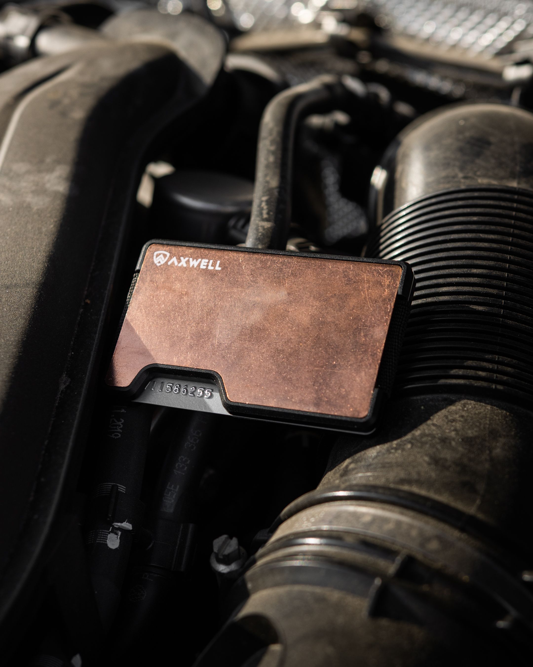 Board on Car Engine · Free Stock Photo