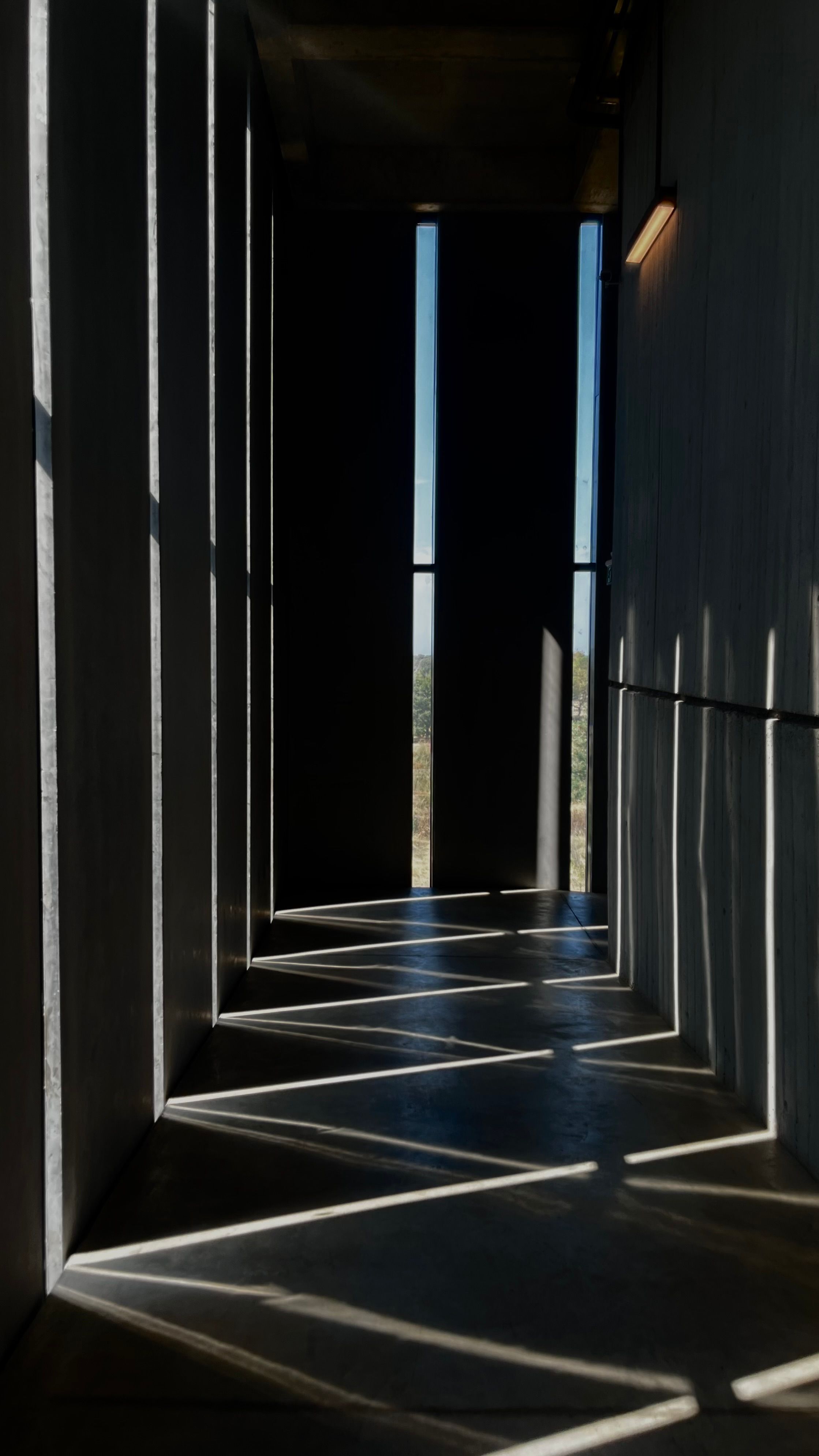Corridor of Building · Free Stock Photo