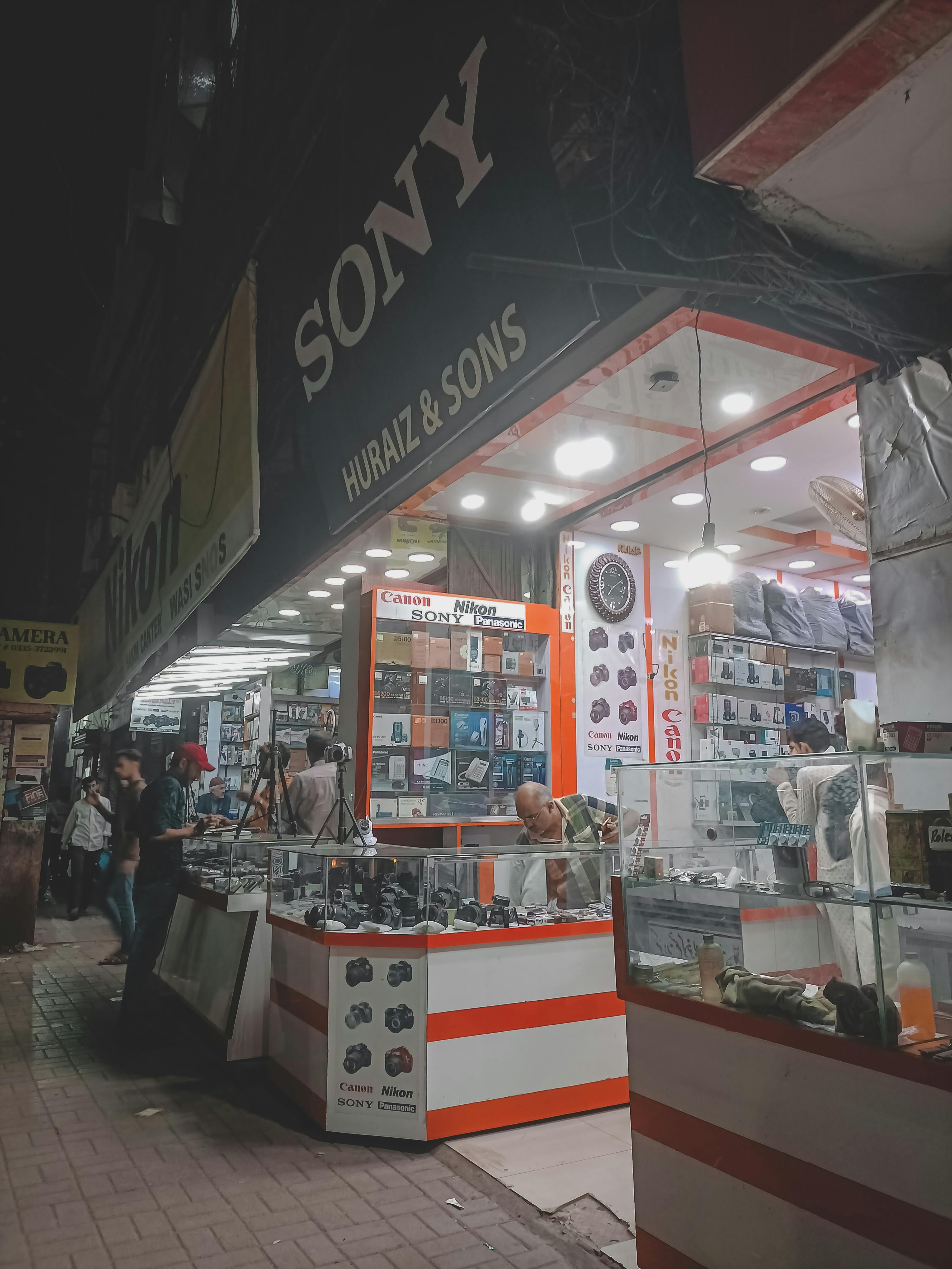 Electronics Store Photos, Download The BEST Free Electronics Store ...