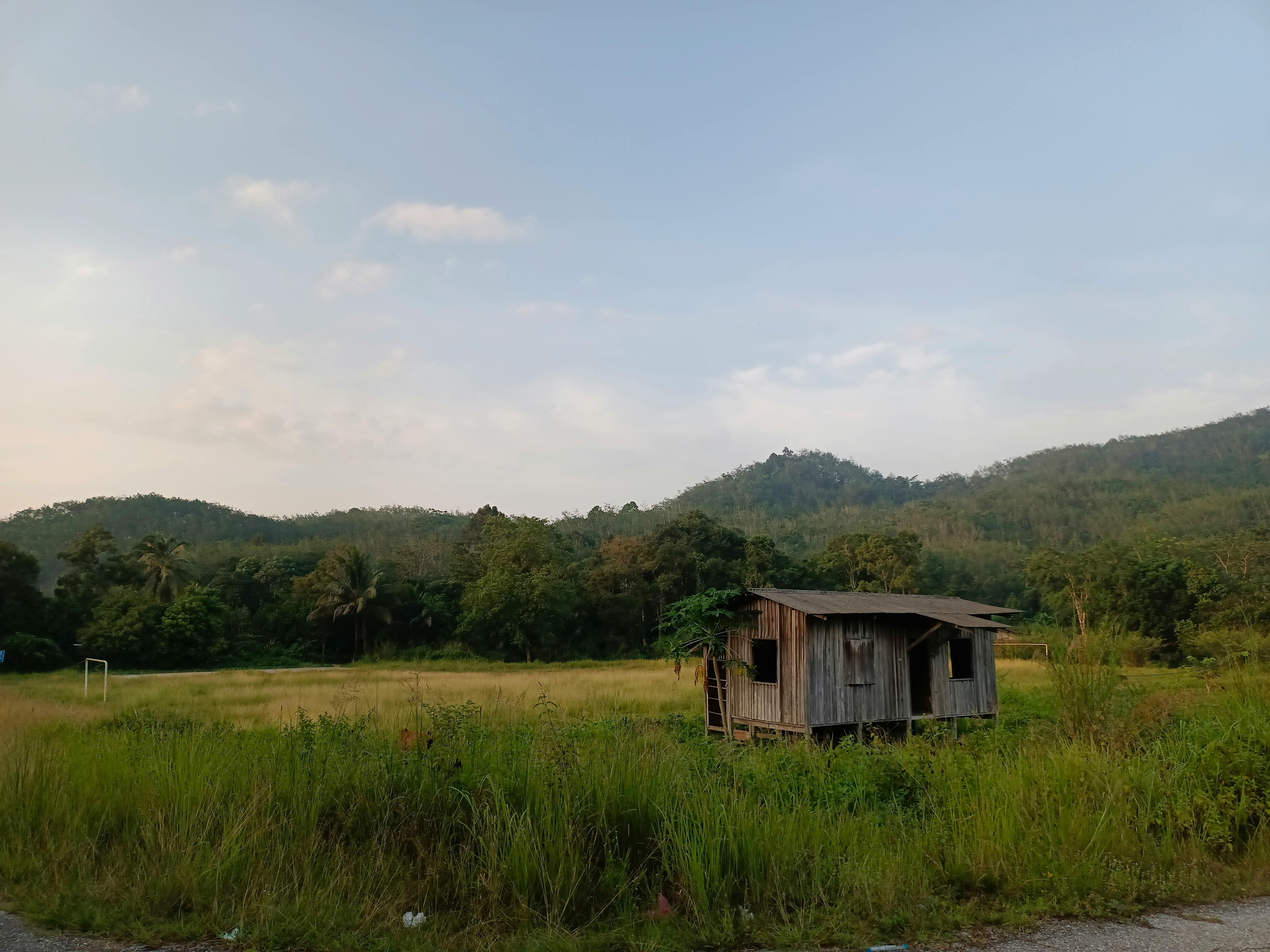 House At Green Field · Free Stock Photo