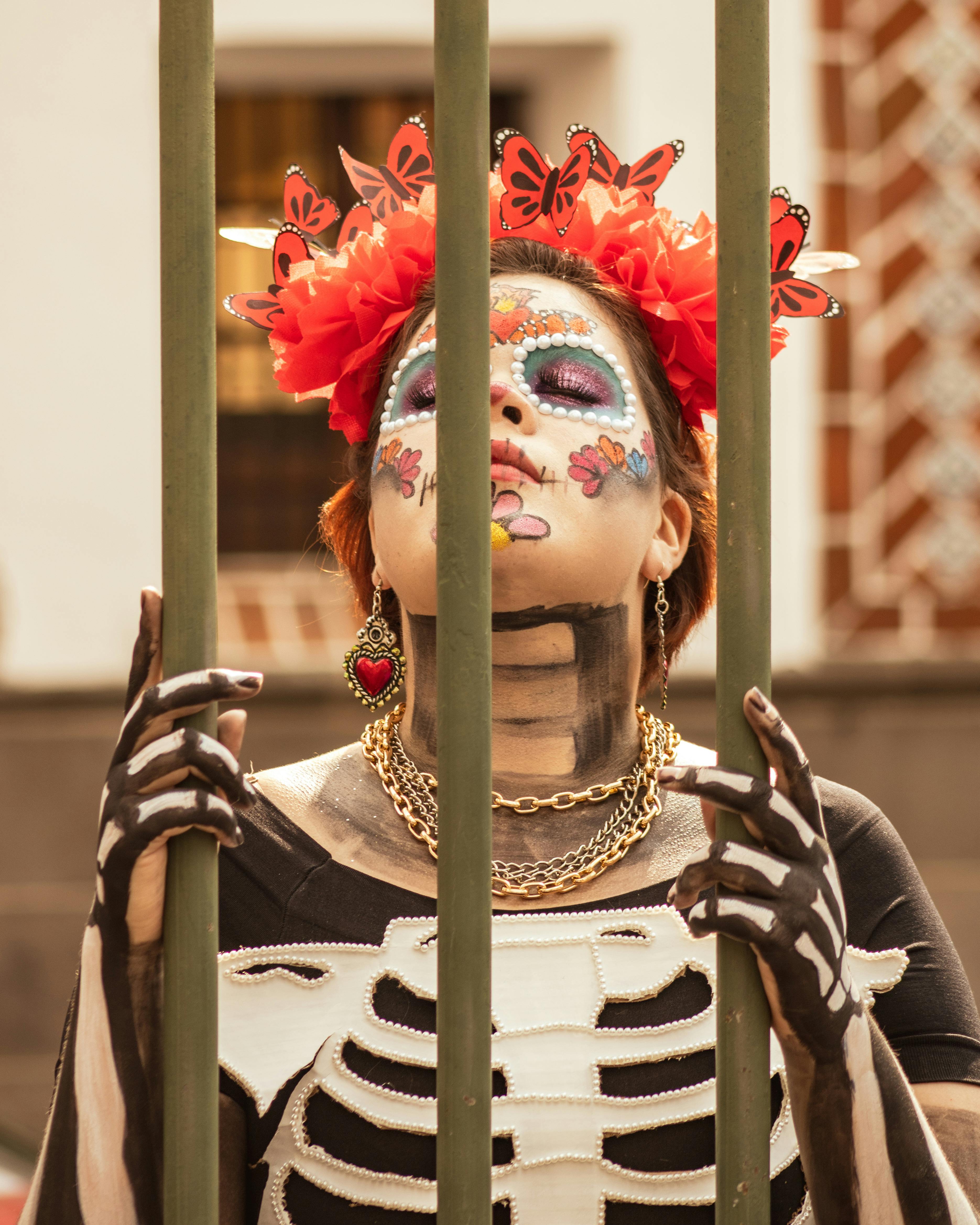 Skeleton In Chains Photos, Download The BEST Free Skeleton In Chains ...