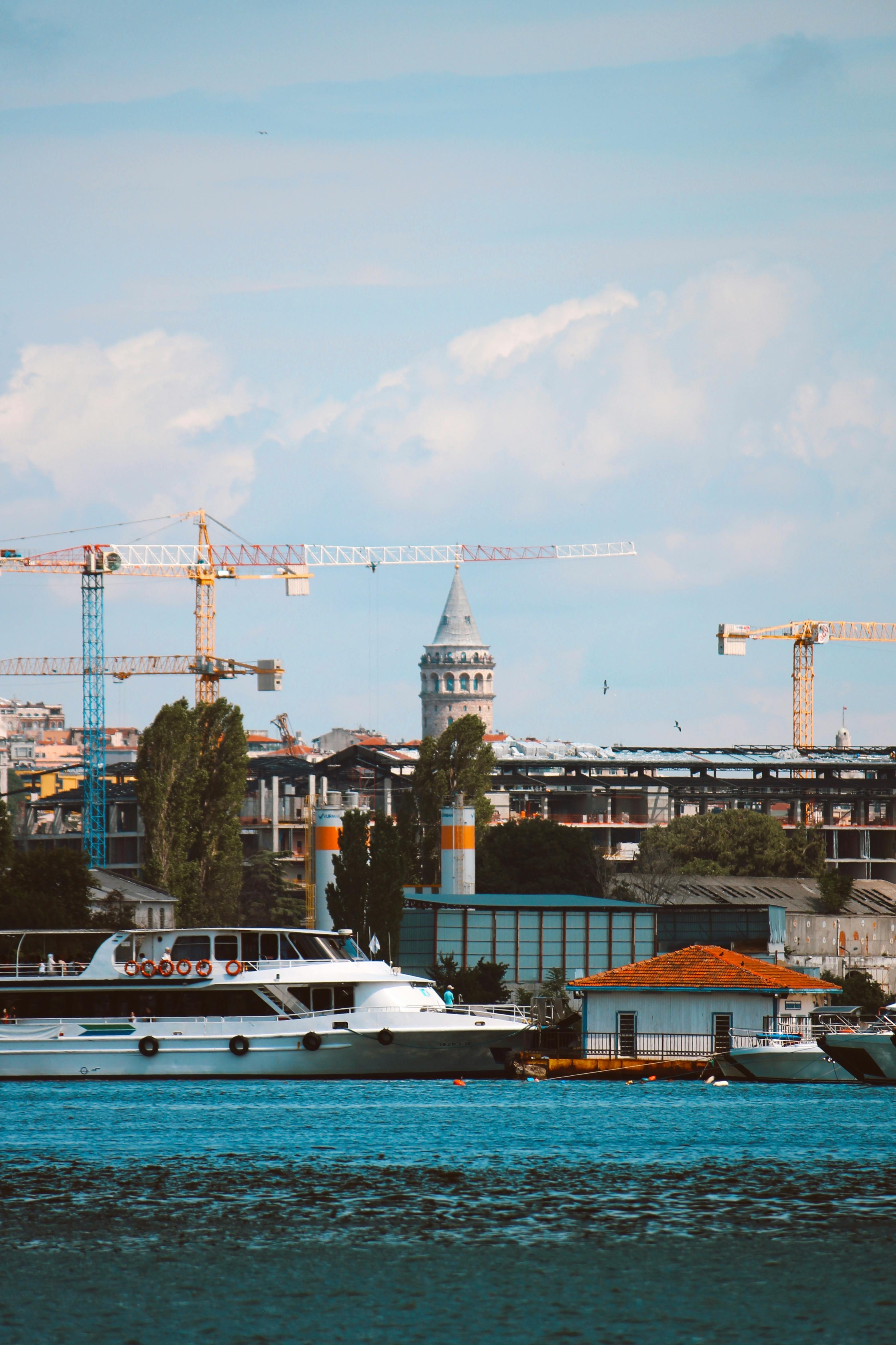 Moving Tower Cranes Photos, Download The BEST Free Moving Tower Cranes ...