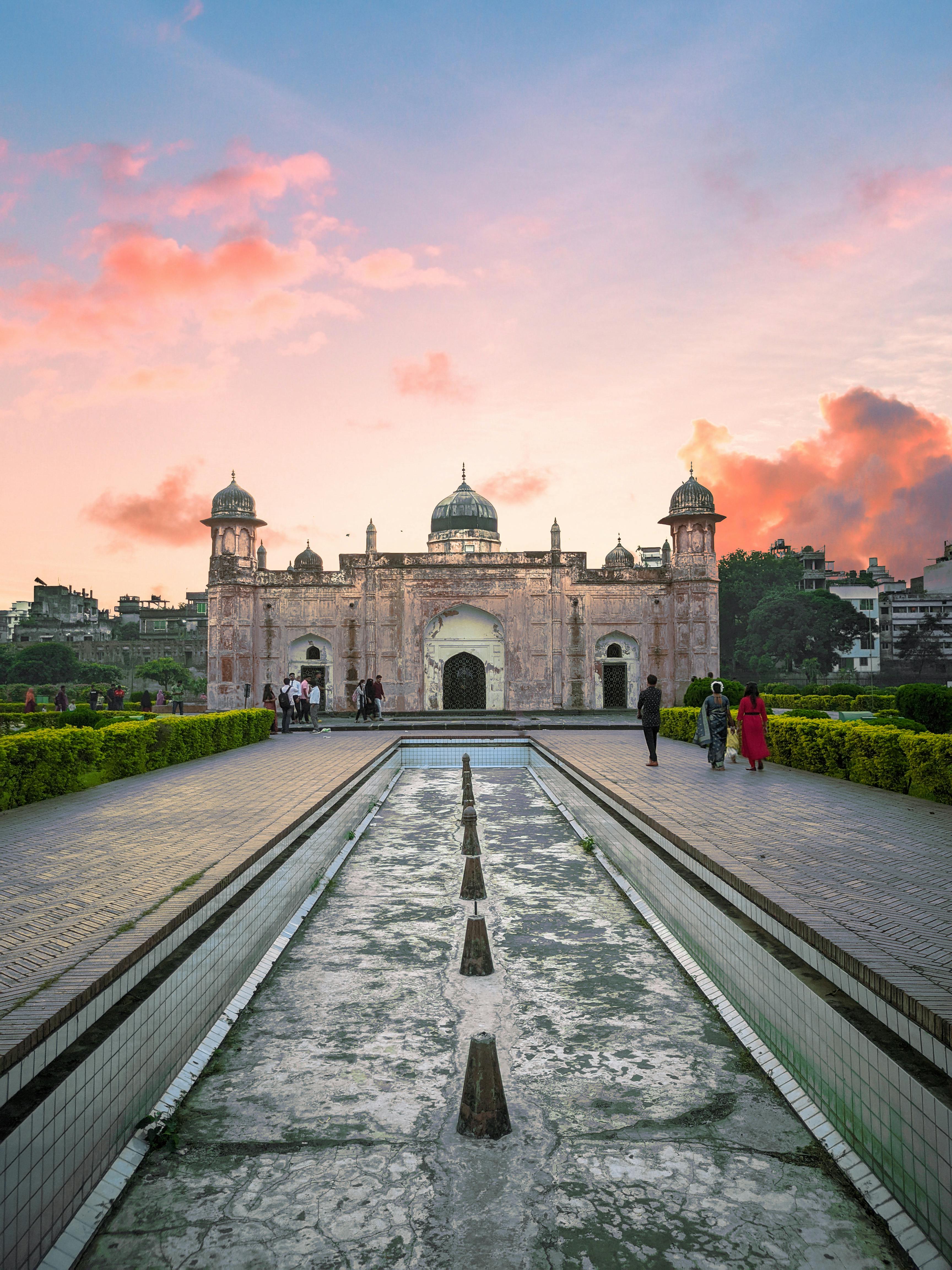 View of the Tomb of Pari Bibi in Dhaka, Bangladesh · Free Stock Photo