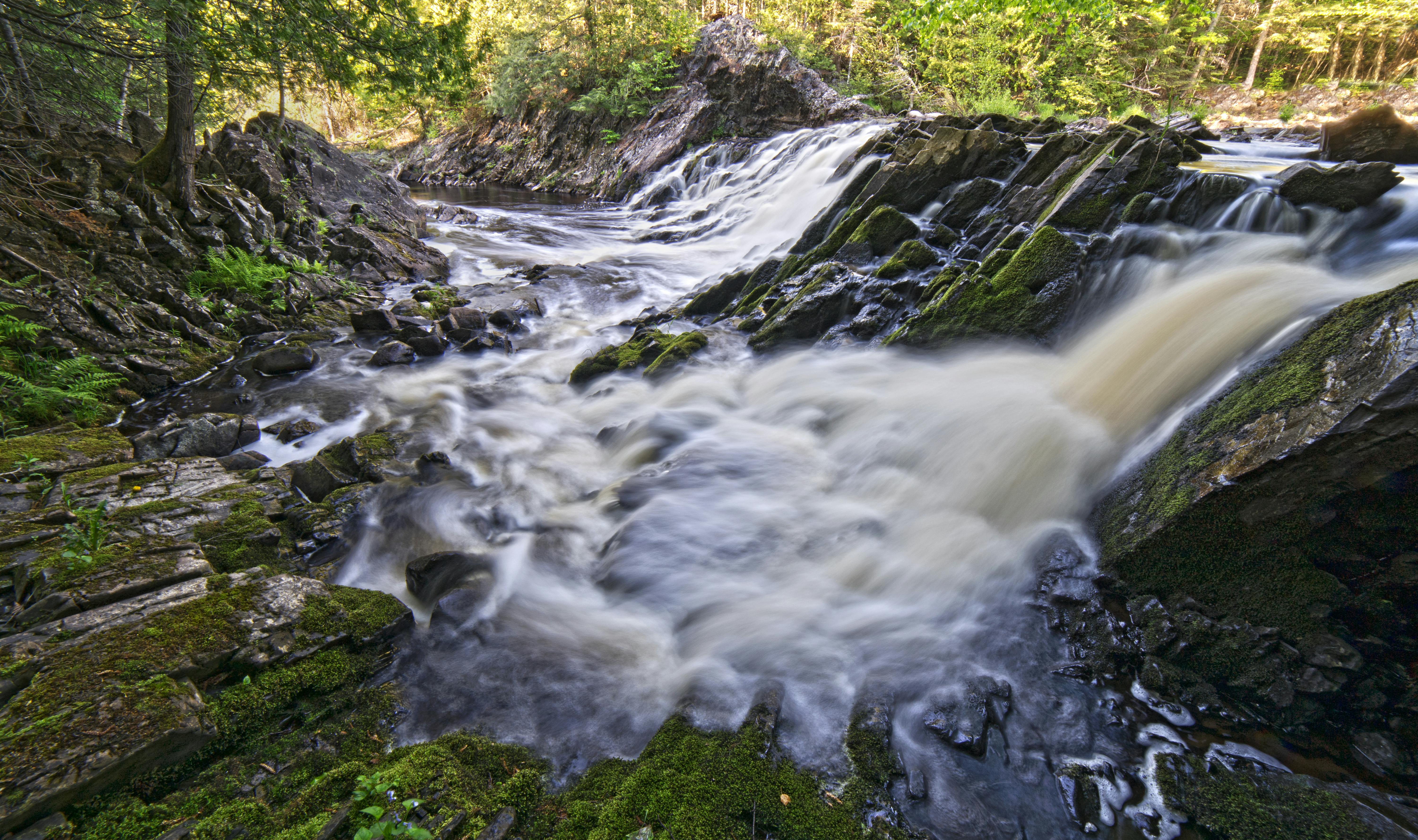 Long Exposure Shot of a Rocky River · Free Stock Photo