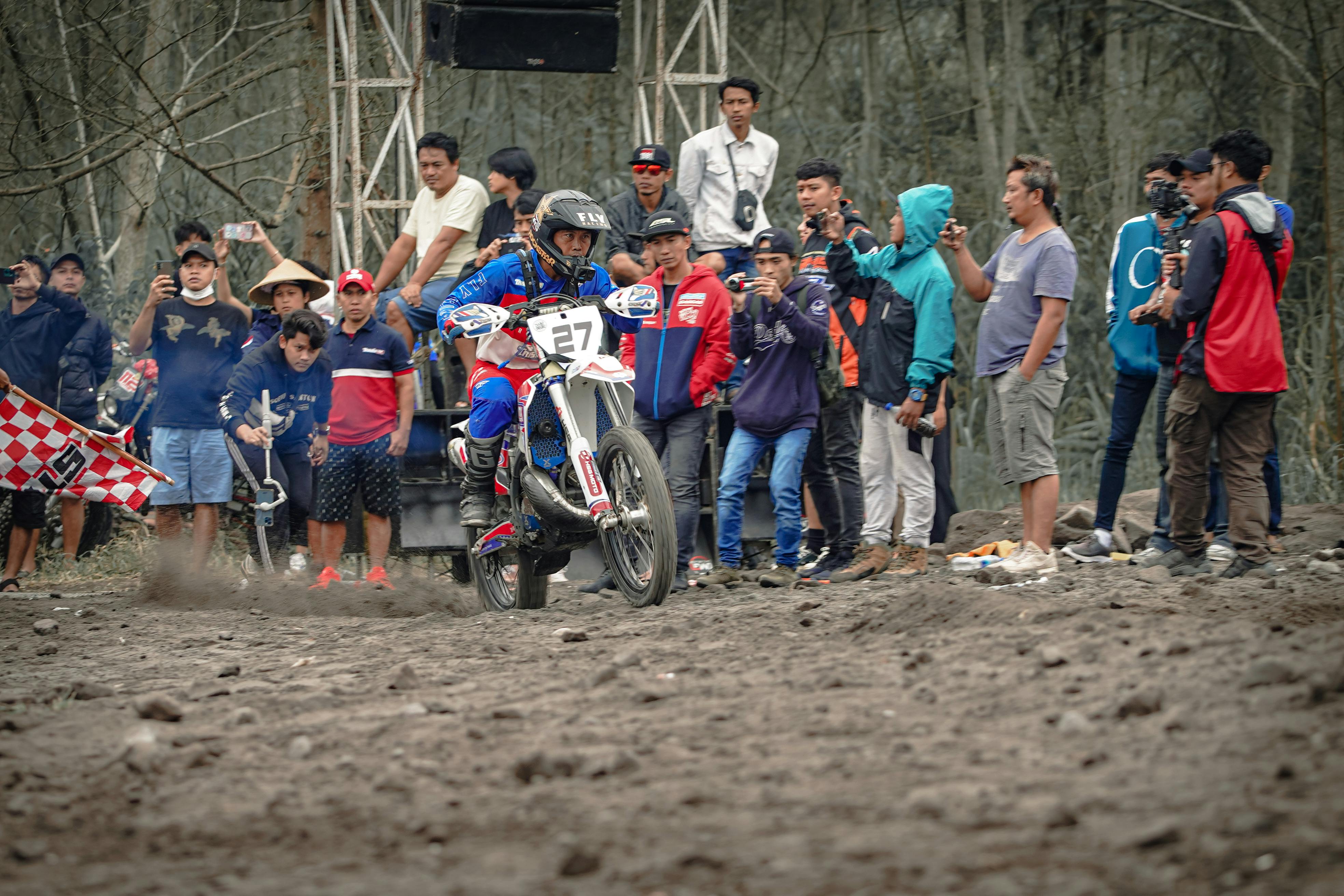 Crowd Watching Motocross Race · Free Stock Photo