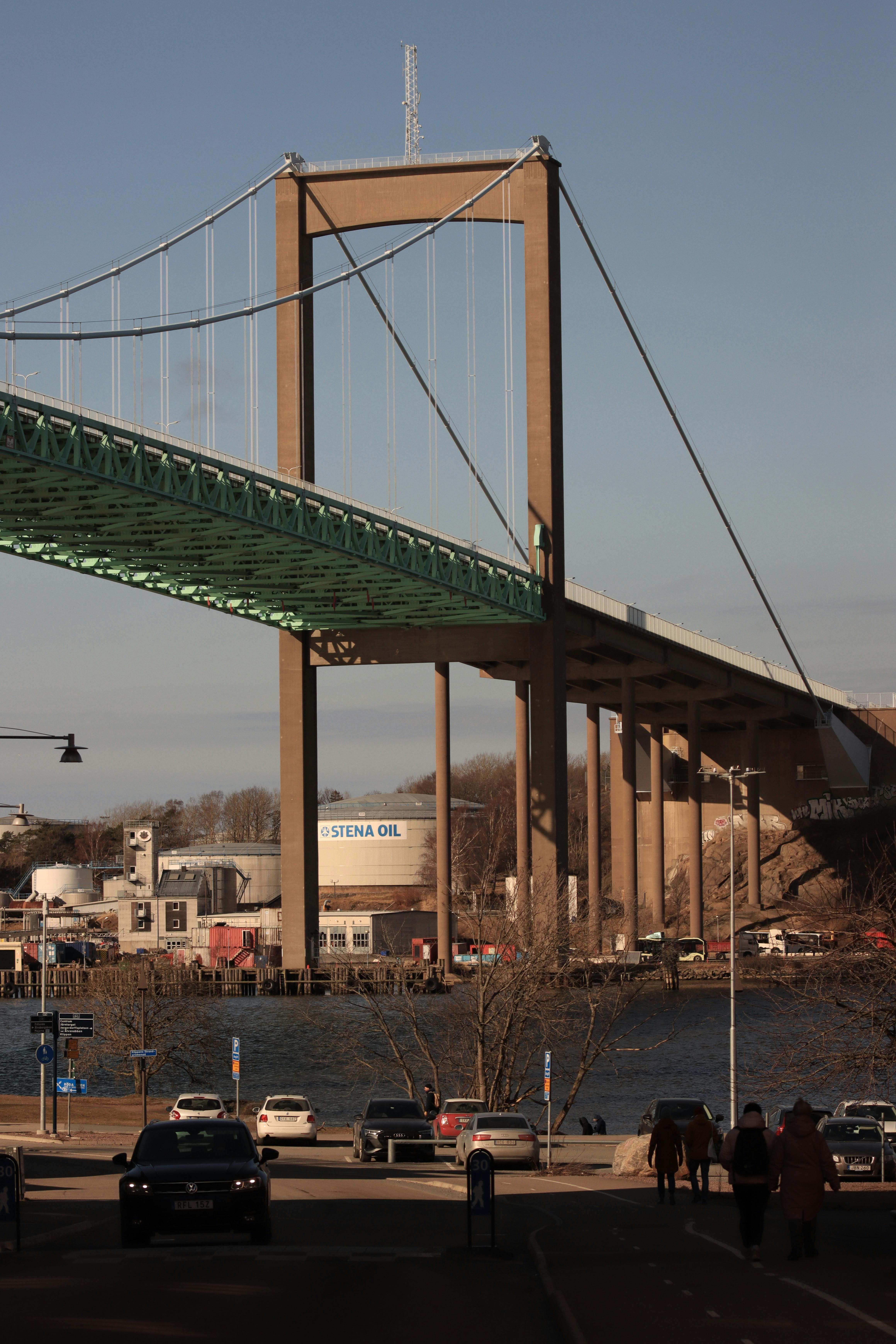 Clear Sky over Bridge · Free Stock Photo