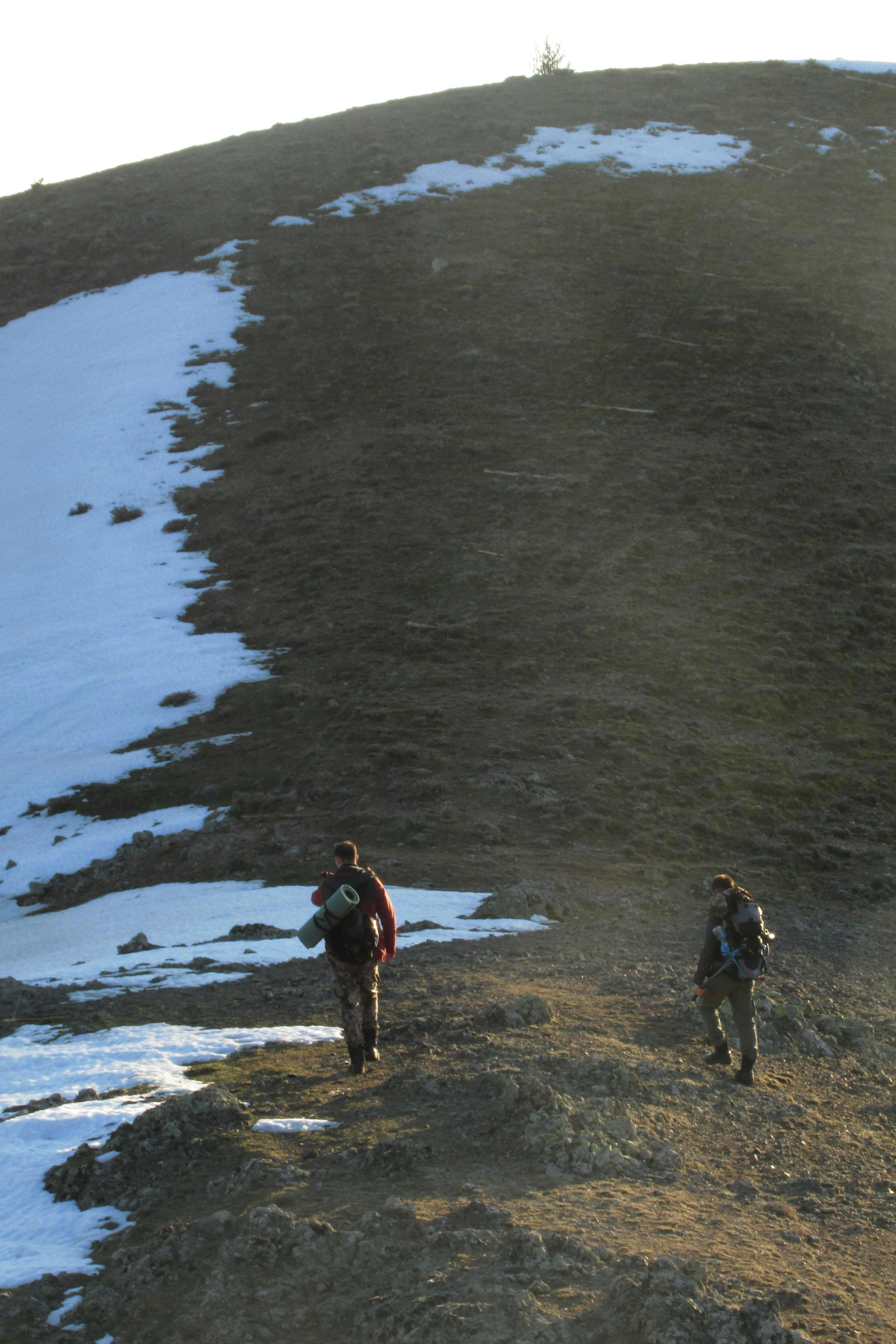 People Hiking in Mountains · Free Stock Photo