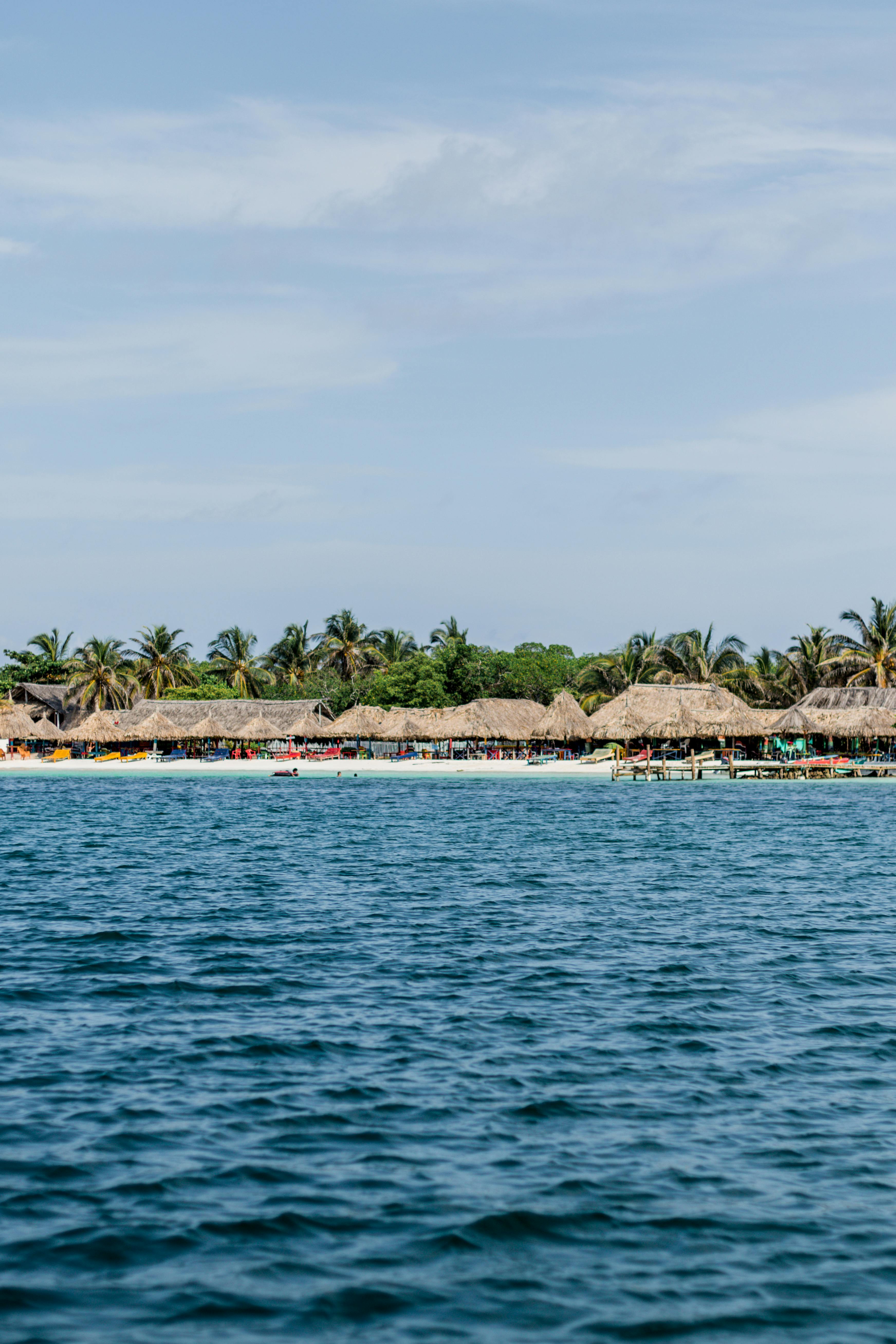 Brown Wooden Beach Cartage · Free Stock Photo