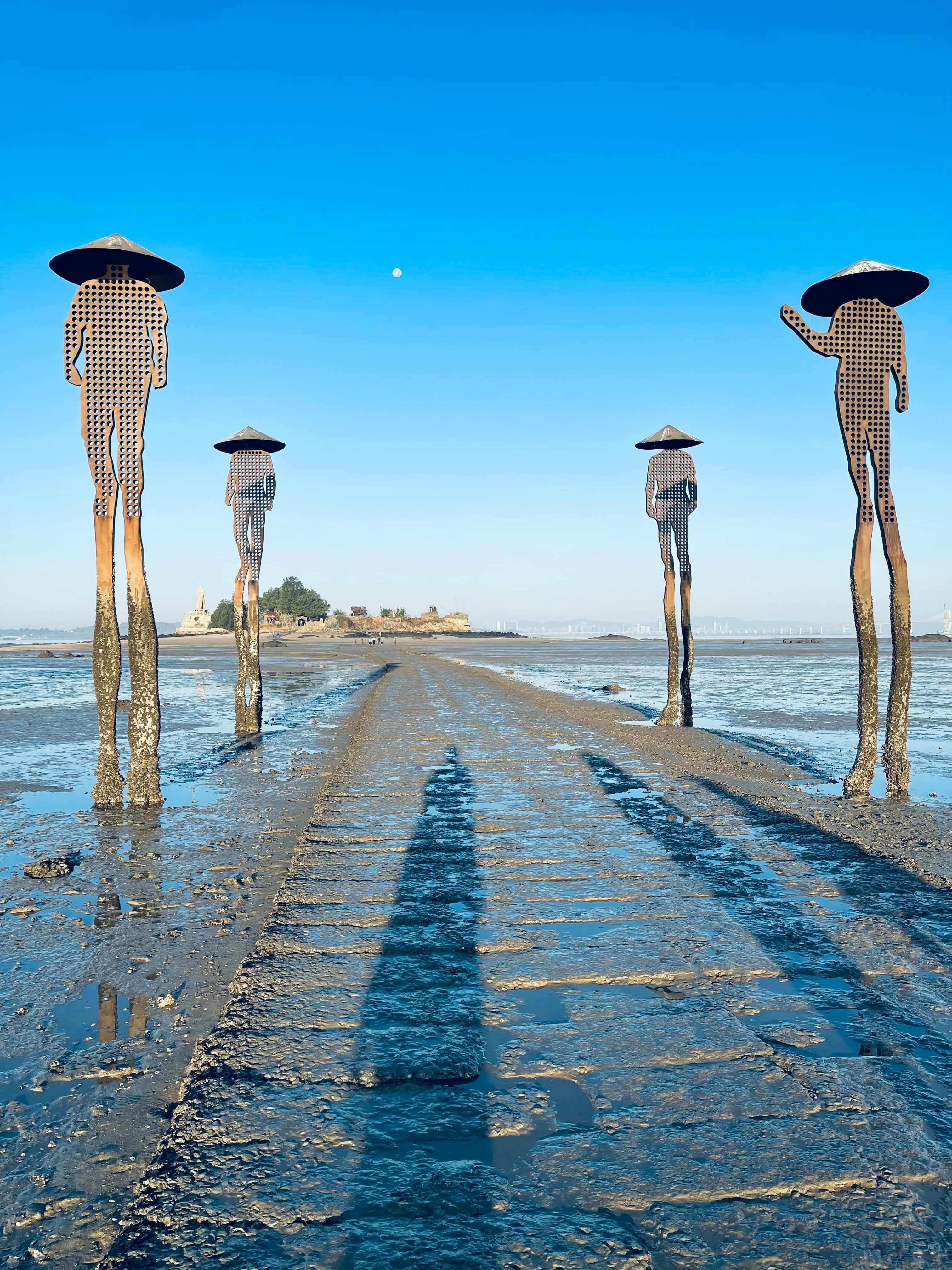 Trail to Jiangong Islet with Giant Sculptures, Kinmen, Taiwan · Free ...