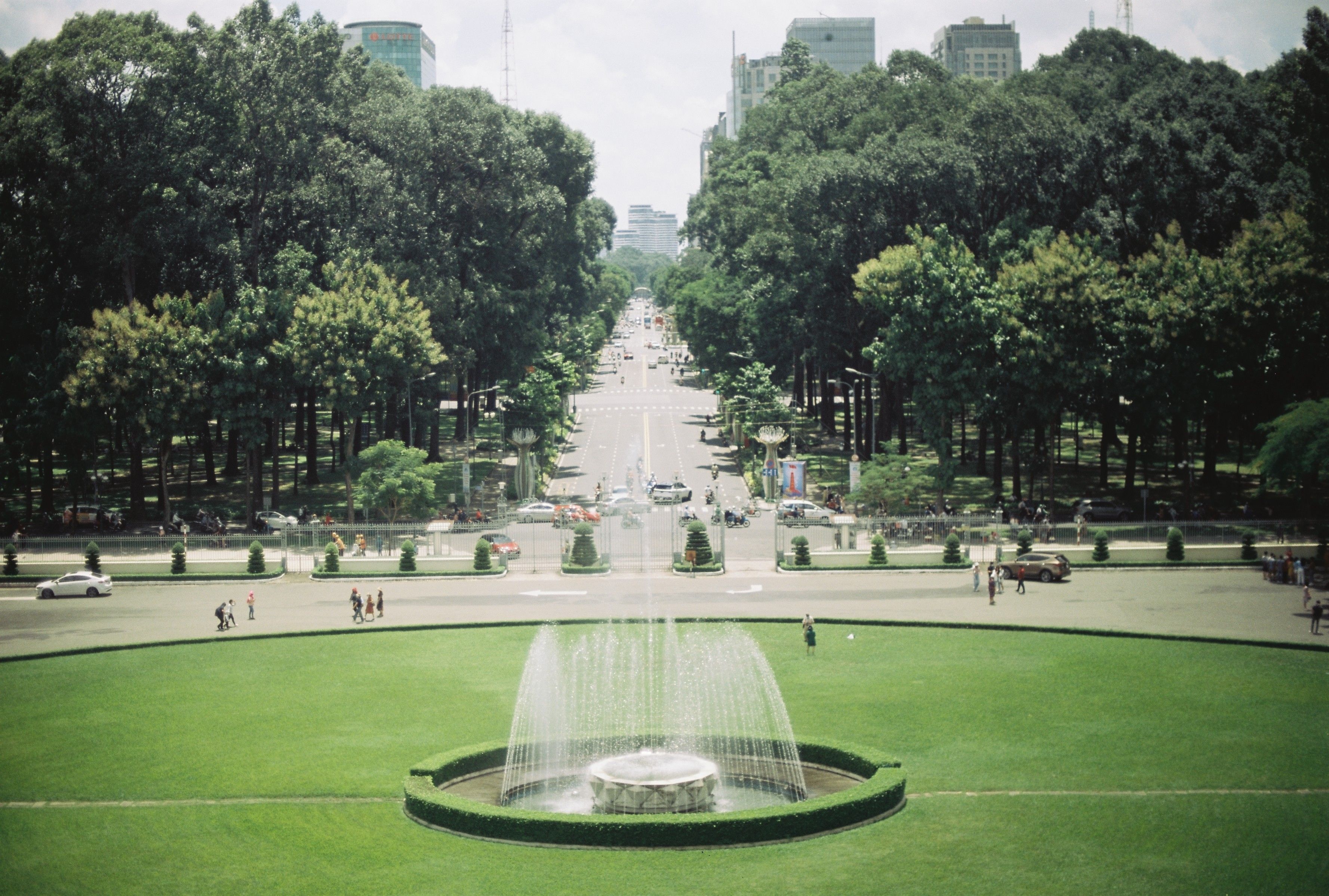 Fountain in Park · Free Stock Photo