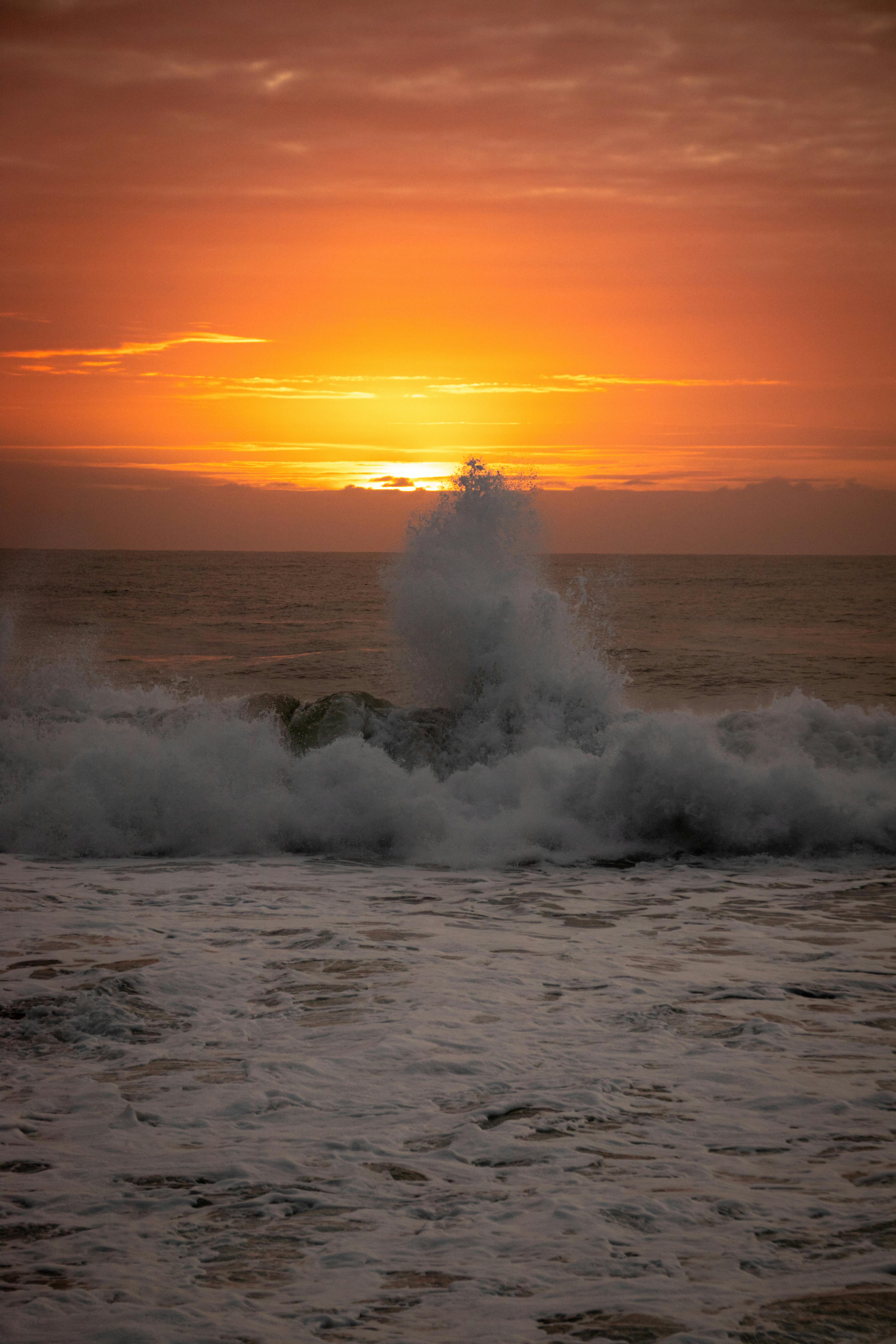 Wave Crashing Sunrise Photos, Download The BEST Free Wave Crashing ...