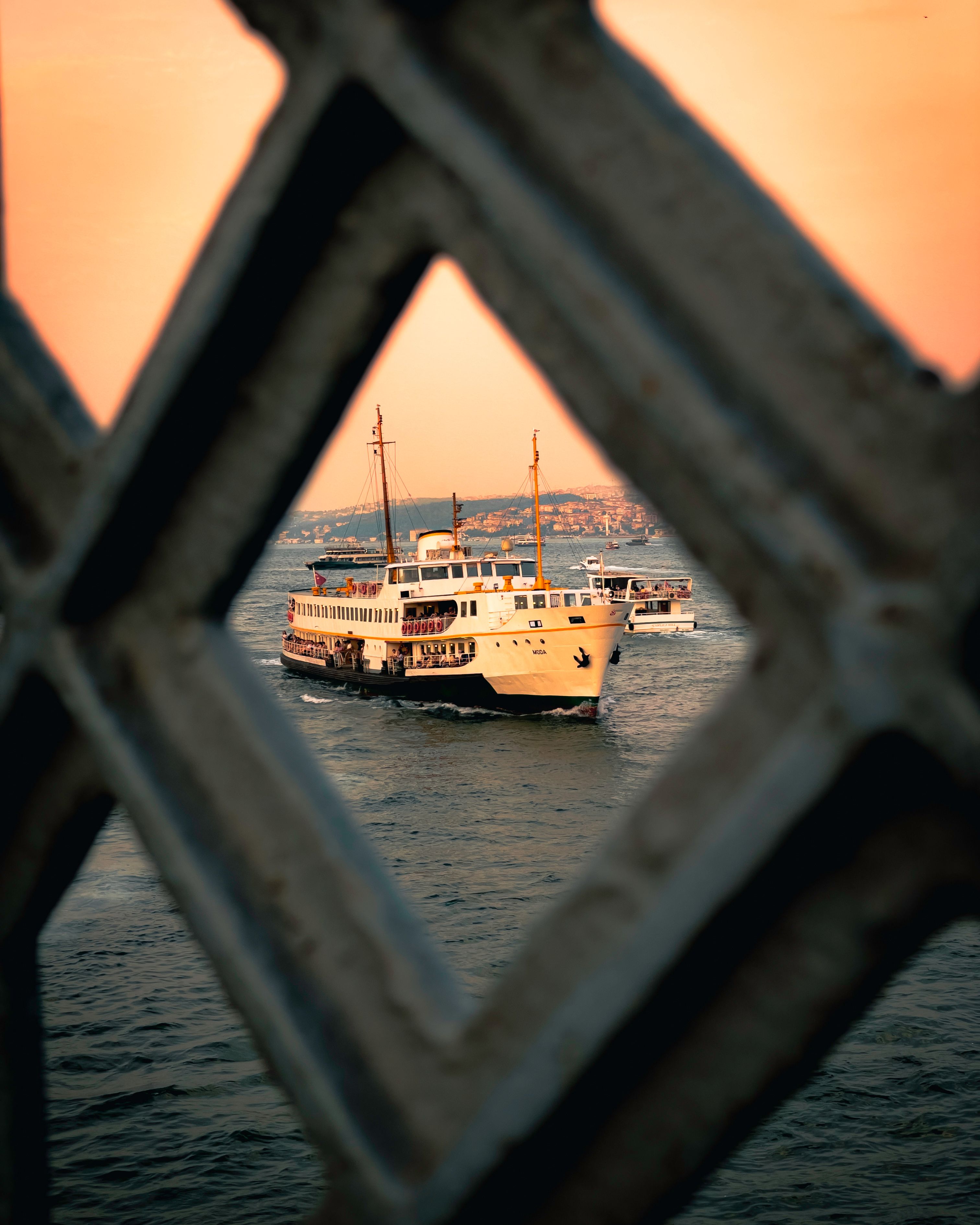 Trail of Ship on Water · Free Stock Photo