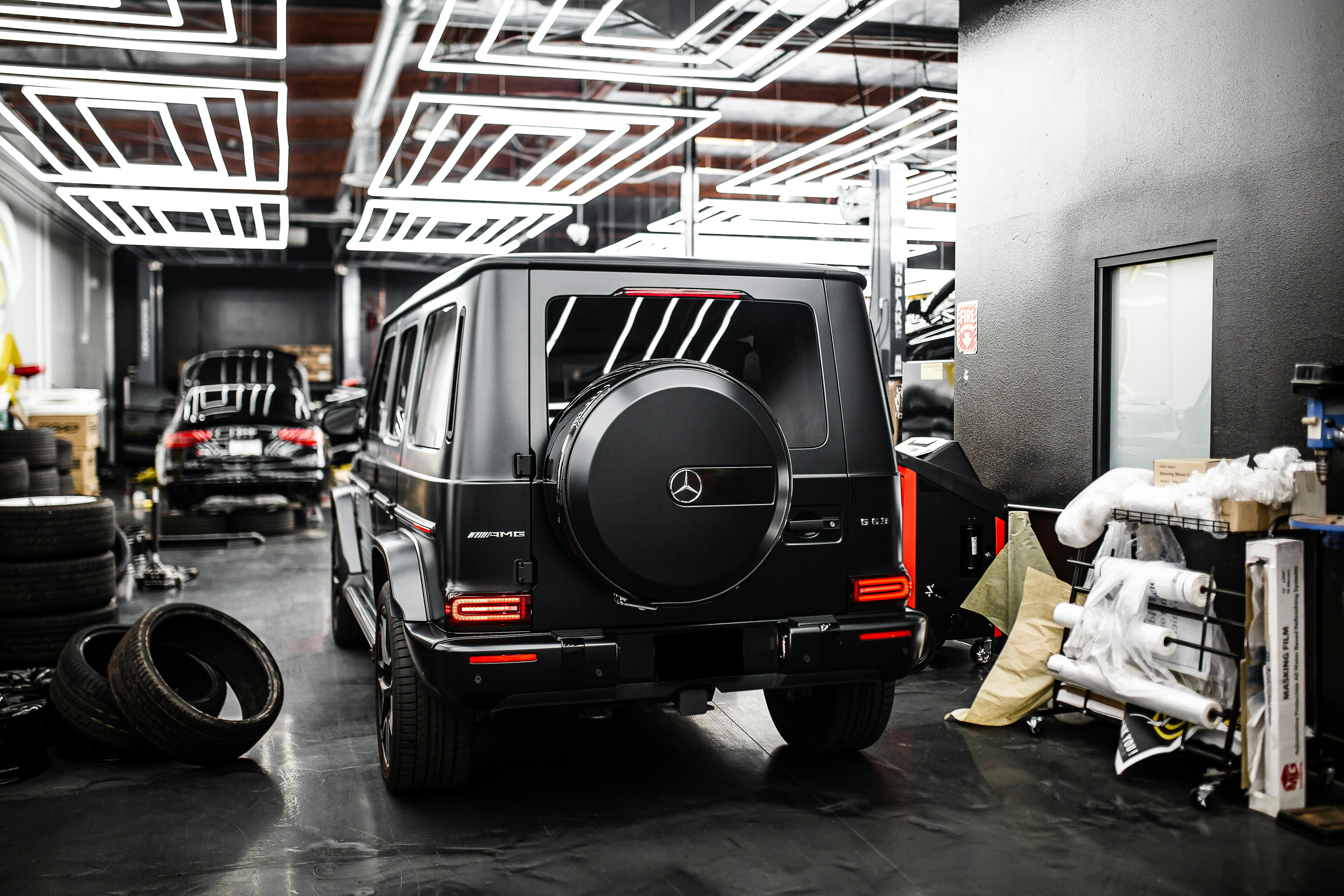 A Black Mercedes-Benz G63 · Free Stock Photo