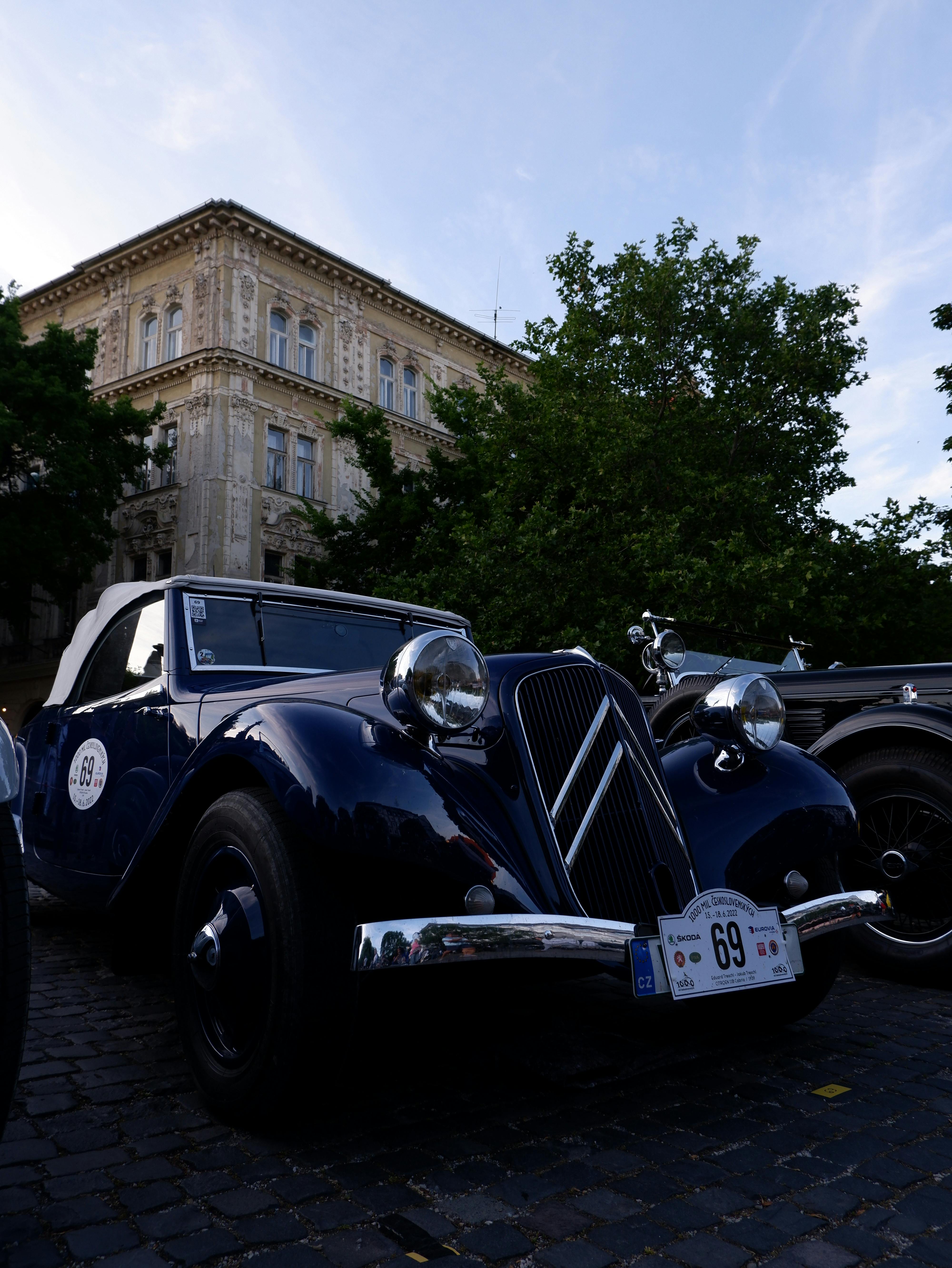 A Vintage Car in the Car Show · Free Stock Photo