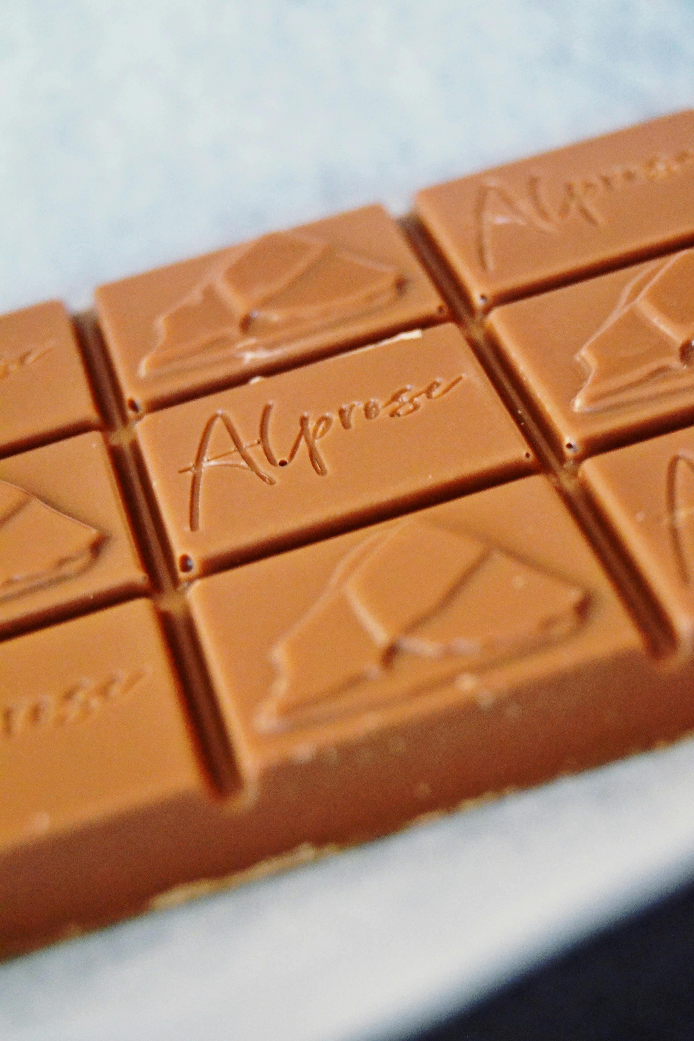 Close-Up Shot of a Chocolate Bar · Free Stock Photo