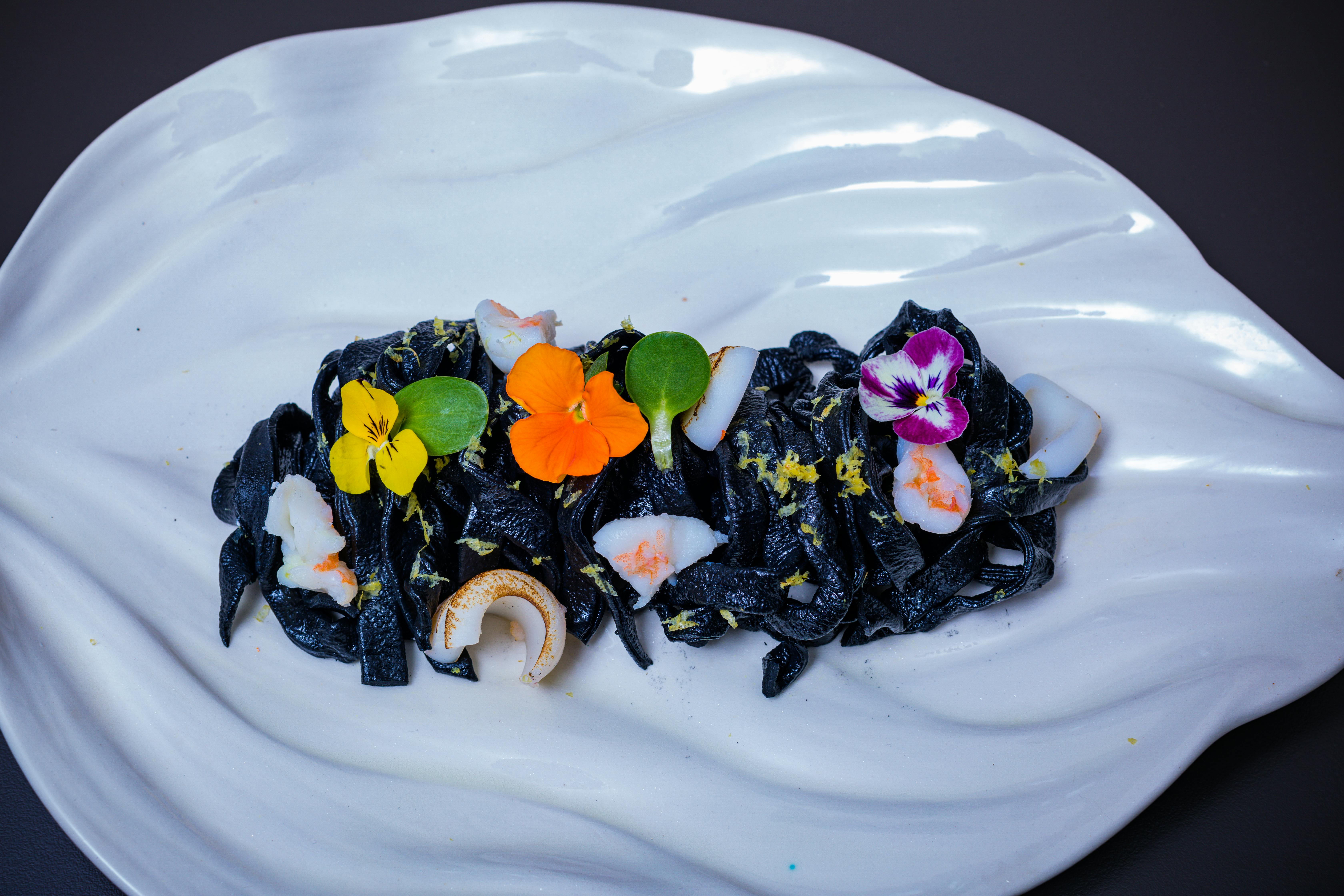 Statement Flowers Photos, Download The BEST Free Statement Flowers ...