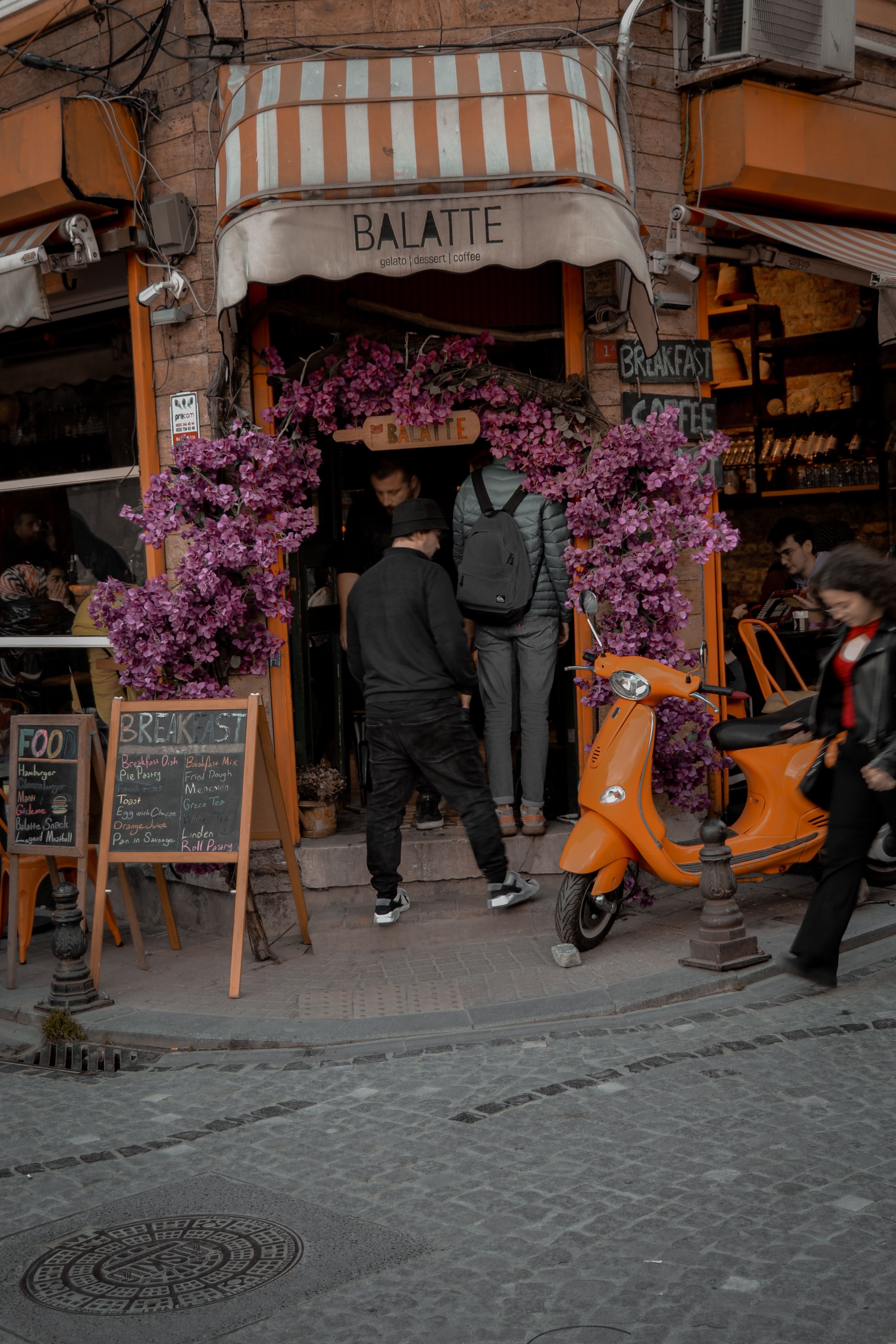 Facade of Restaurant · Free Stock Photo