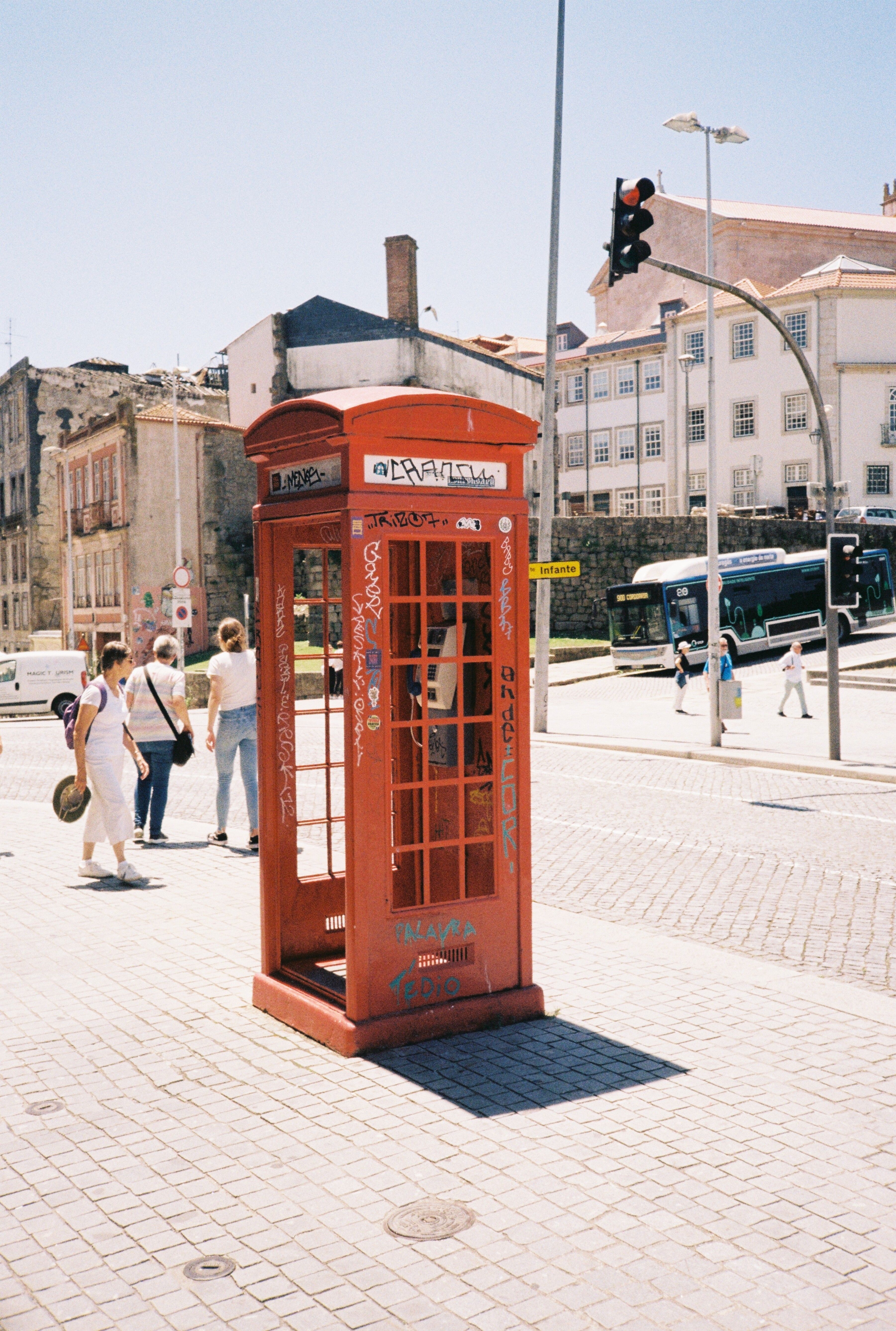 Red Telephone Booth · Free Stock Photo