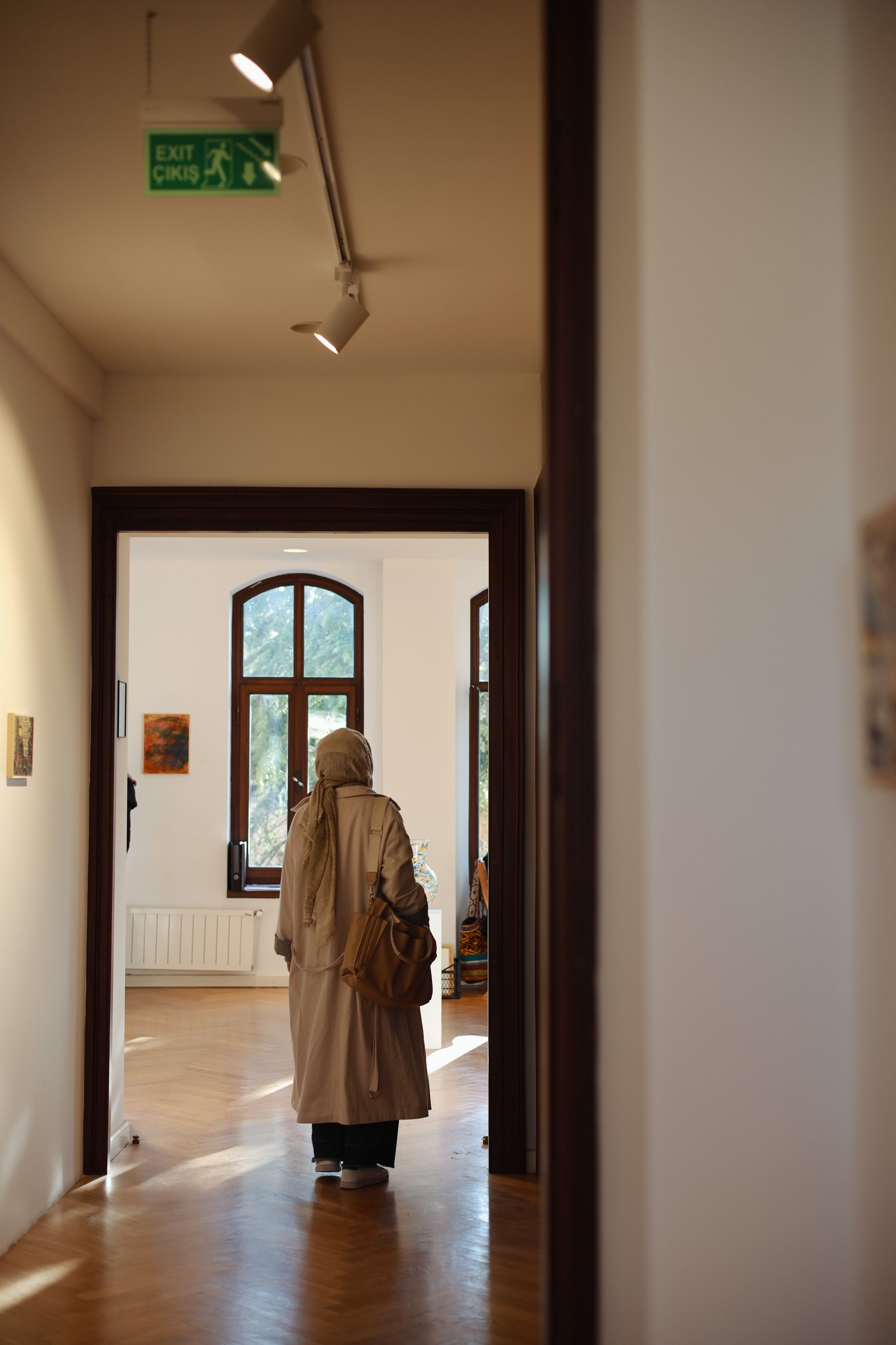 People Looking at Pictures in Museum · Free Stock Photo