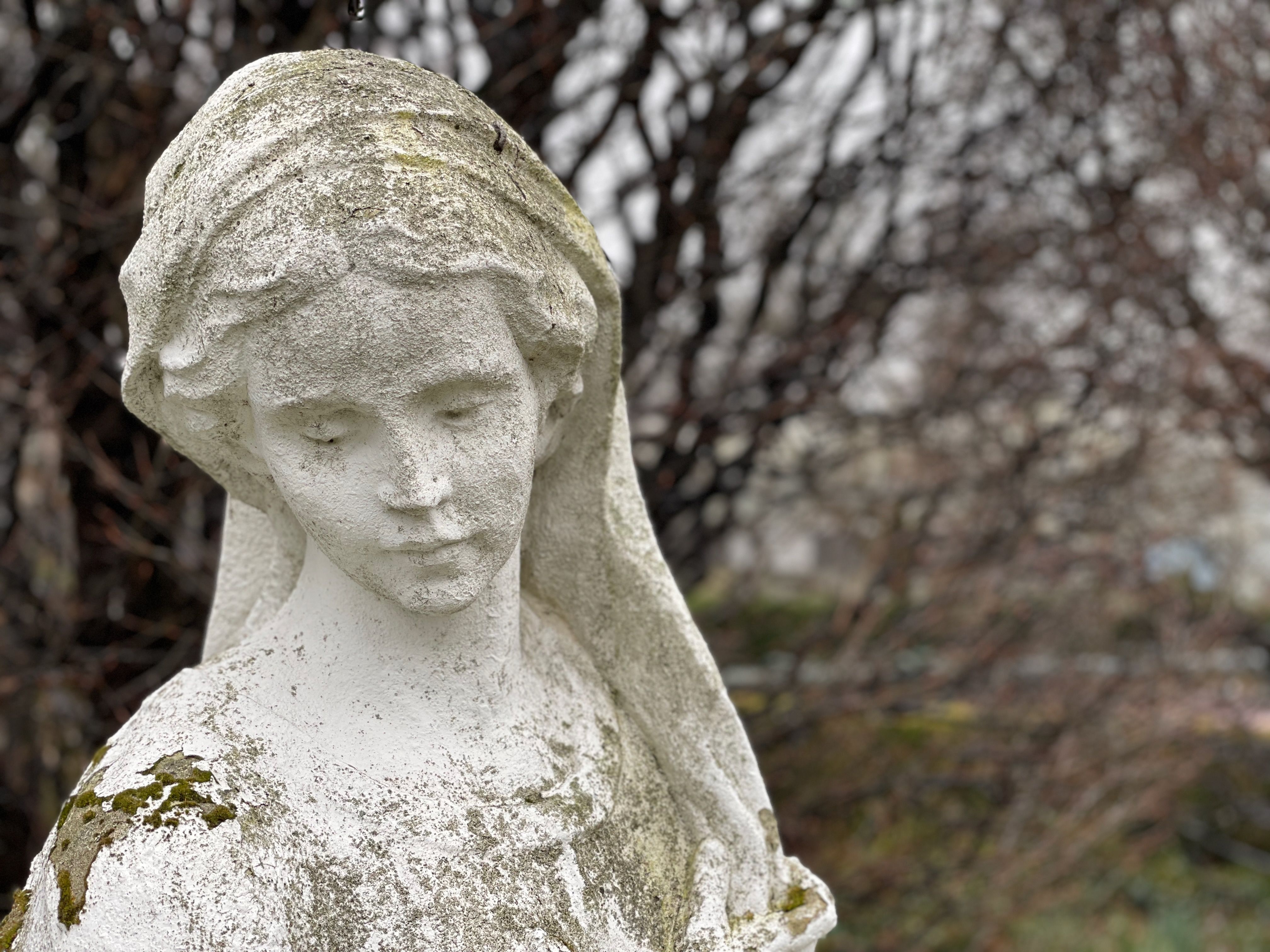 White Concrete Statue of a Woman · Free Stock Photo