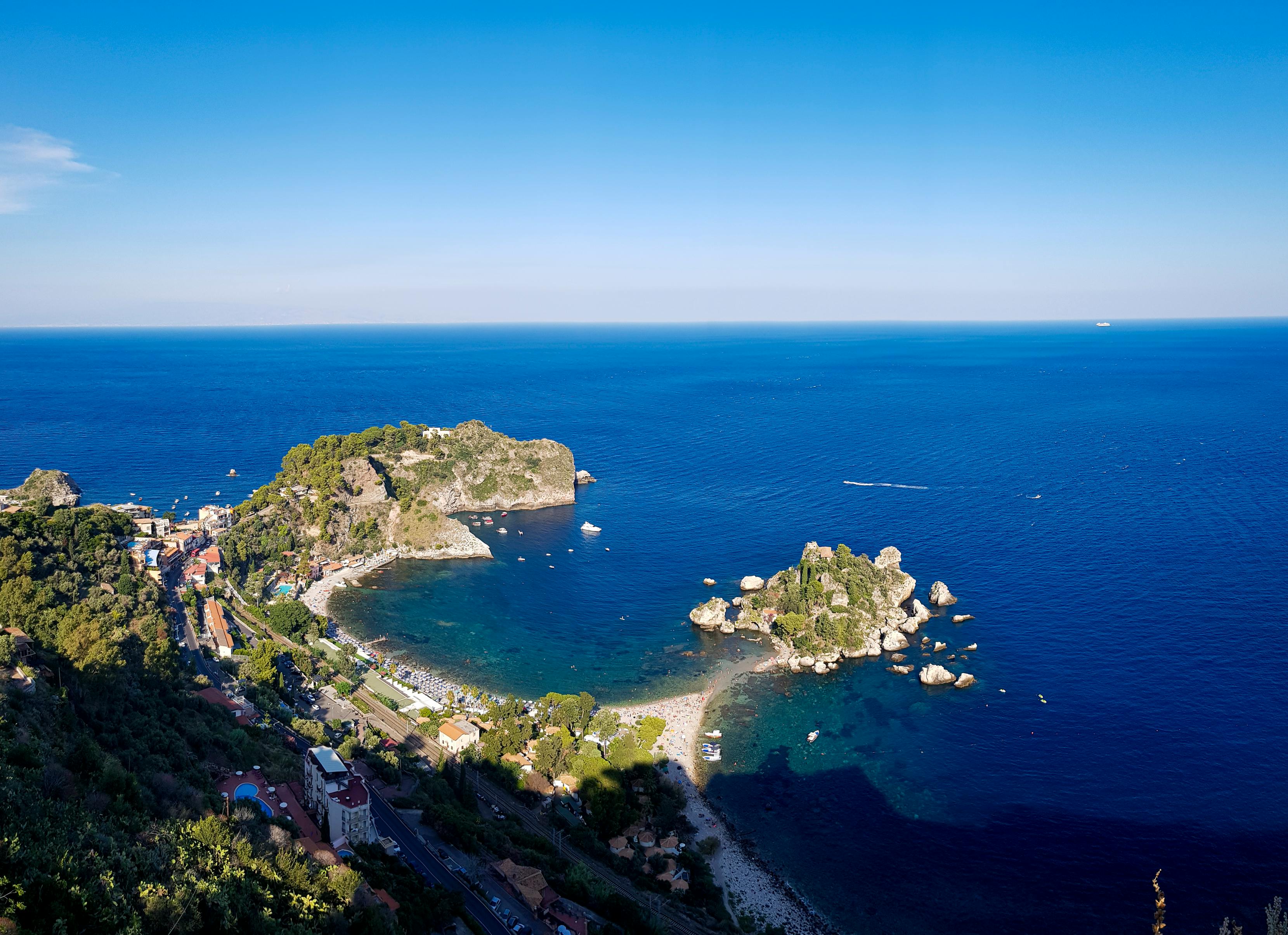 Isola Bella Beach · Free Stock Photo