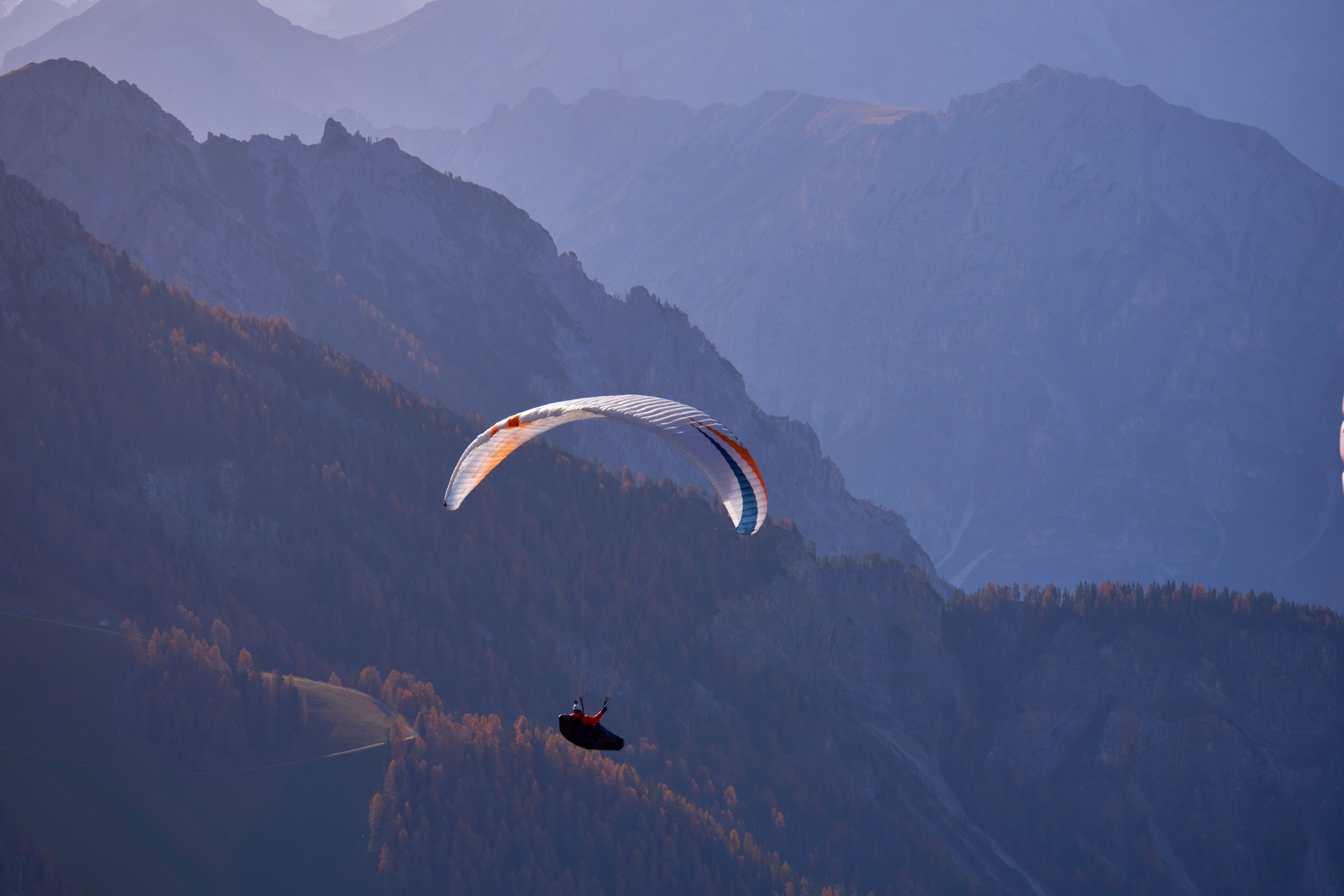 Parachute Jumper On Plane Photos, Download Free Parachute Jumper On ...