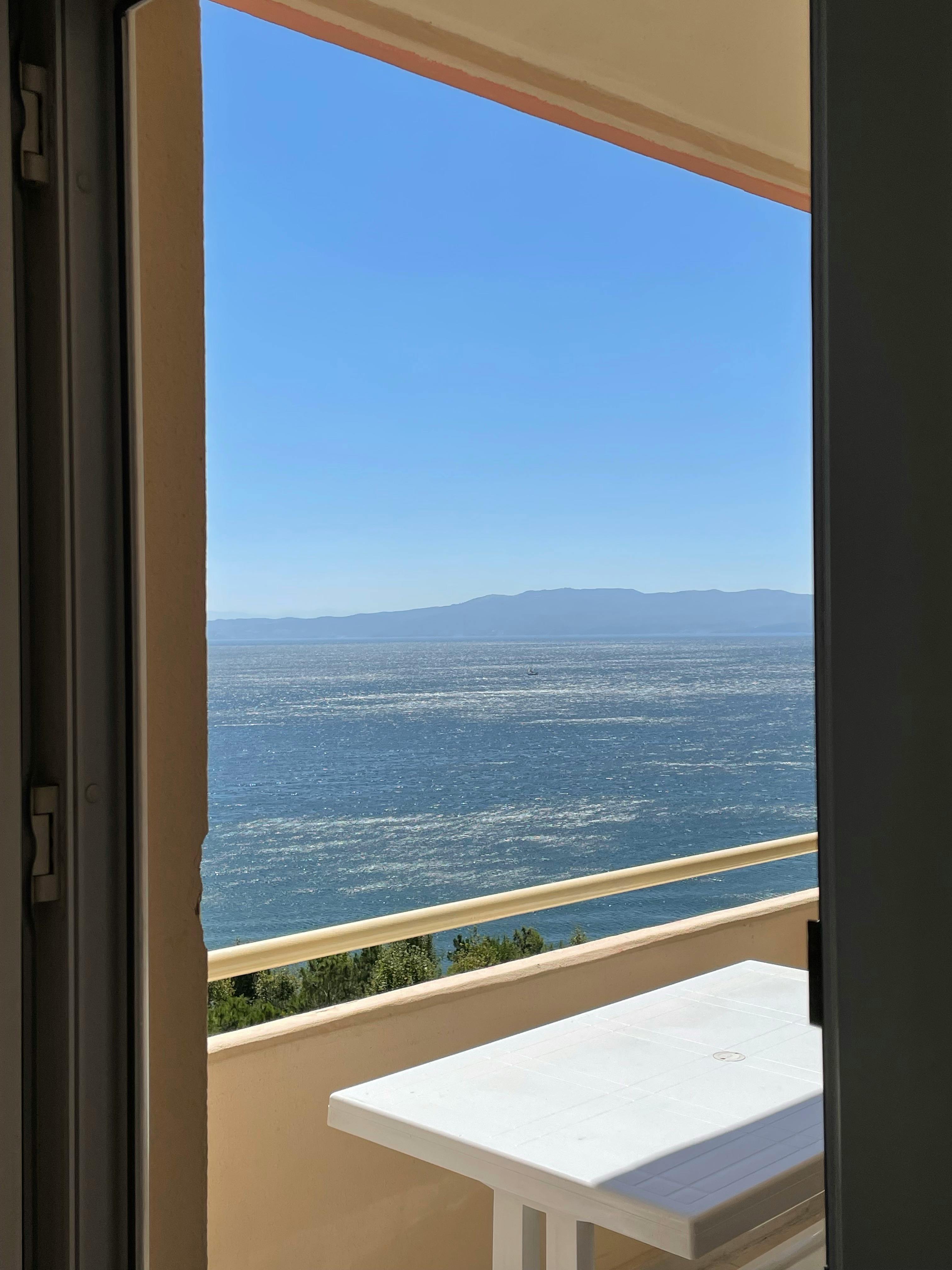 Ocean View Of The Sun Through Window Photos, Download The BEST Free ...