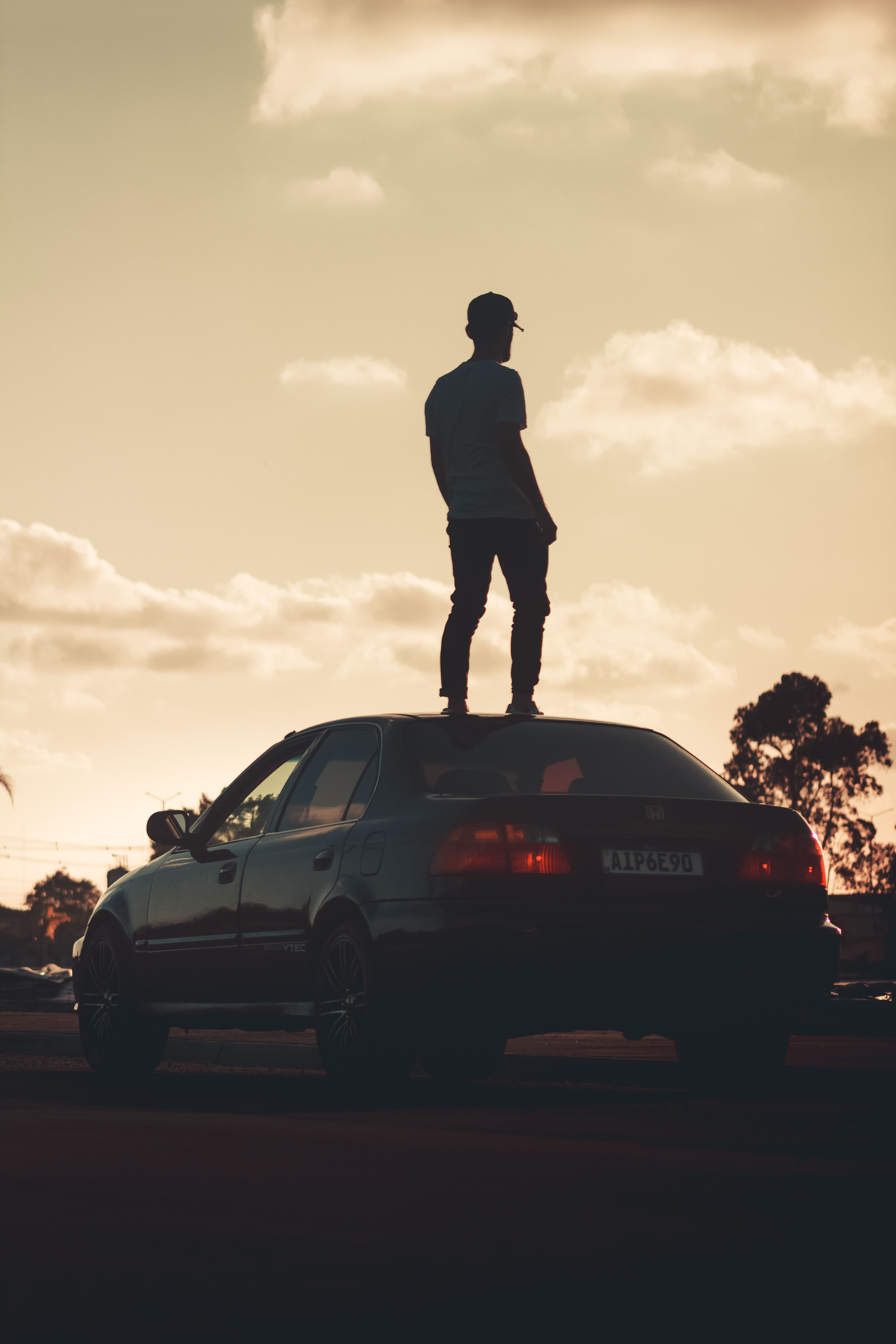Standing Car Photos, Download The BEST Free Standing Car Stock Photos ...