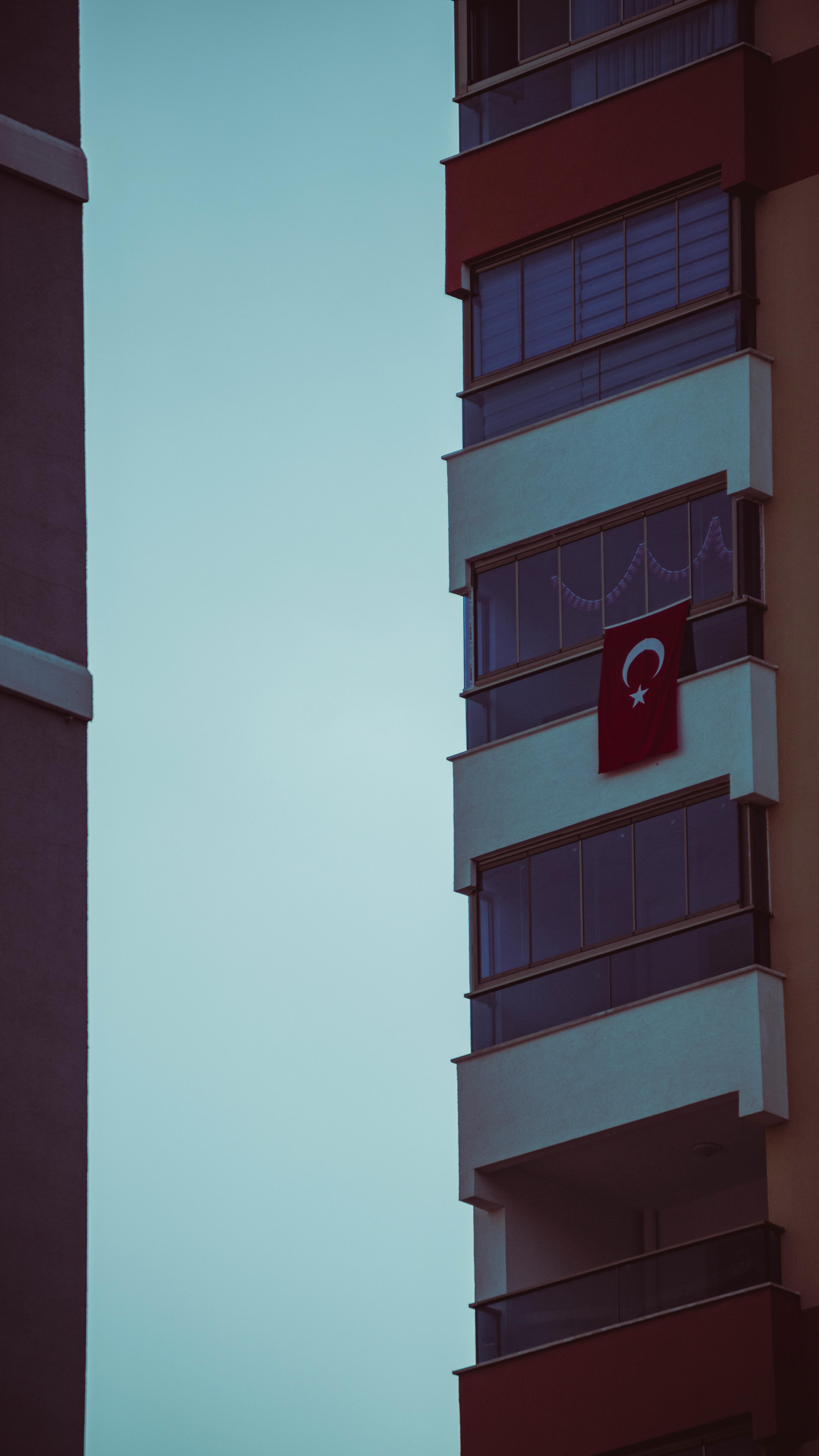 Building with Turkish Emblem · Free Stock Photo