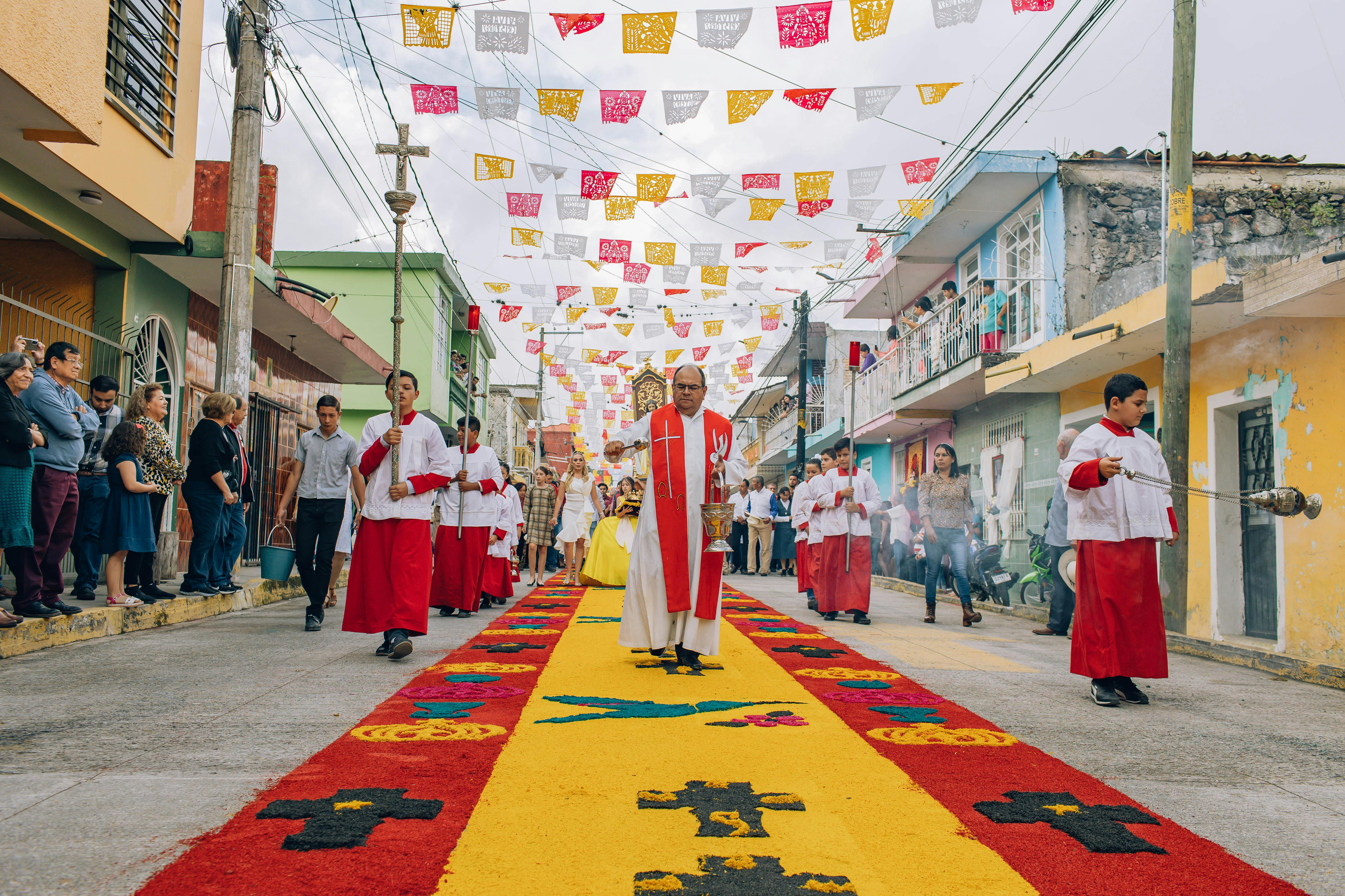 Colorful photo of the religious celebration of Cristo Rey in the region ...