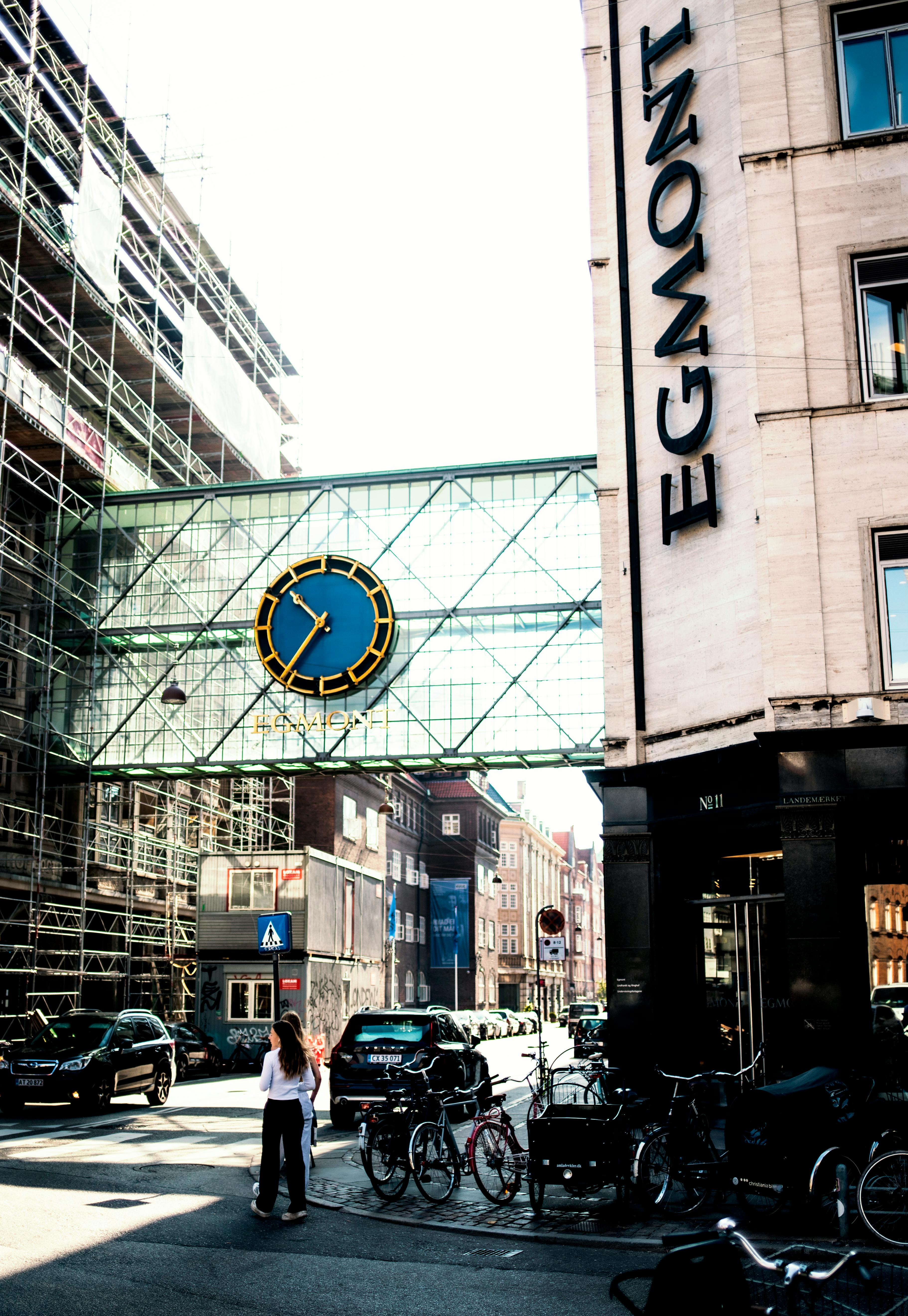 Clock in City · Free Stock Photo