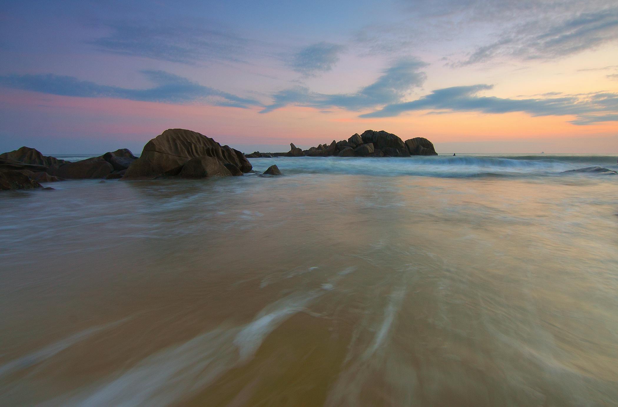 Island in the Middle of the Ocean · Free Stock Photo